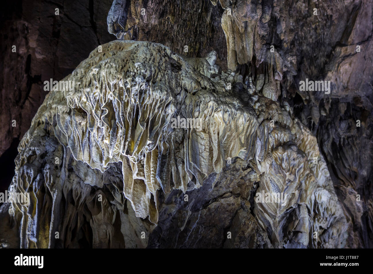 Caves and flowstones hi-res stock photography and images - Alamy