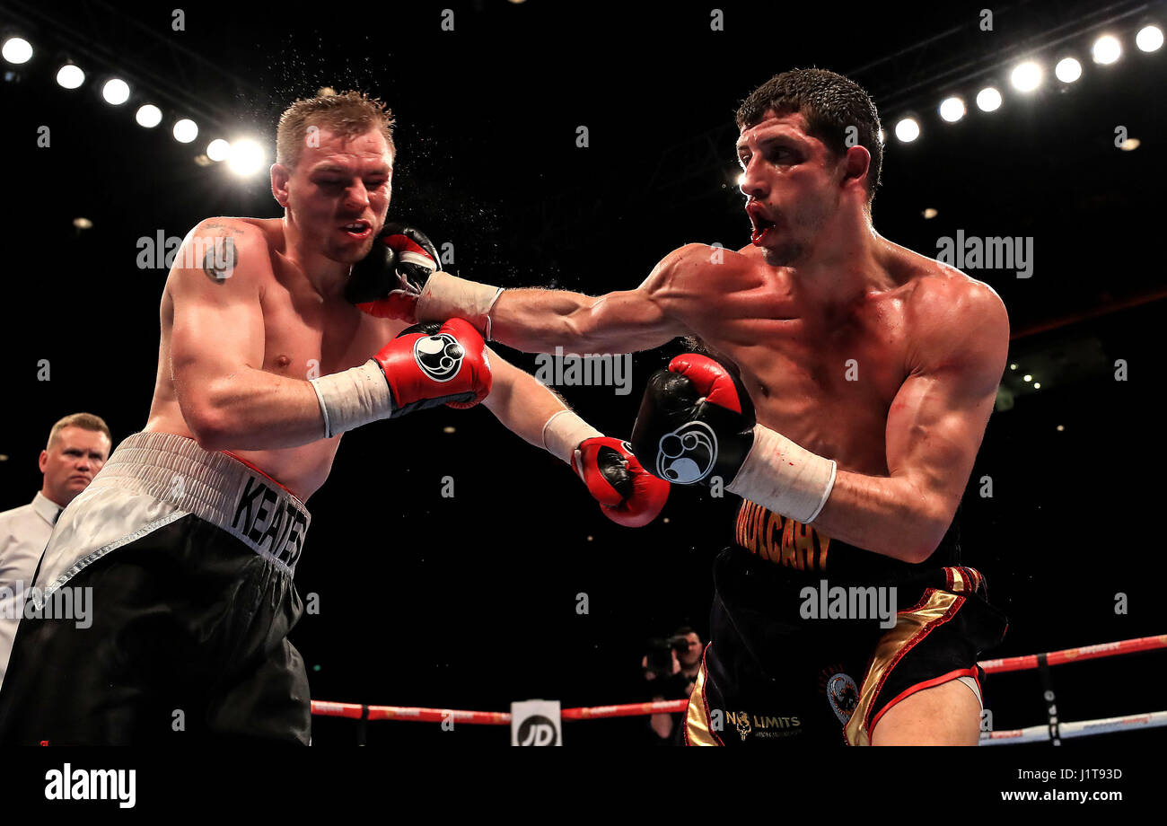 Ryan Mulchay (right) in action against Andy Keates in a Suoer ...