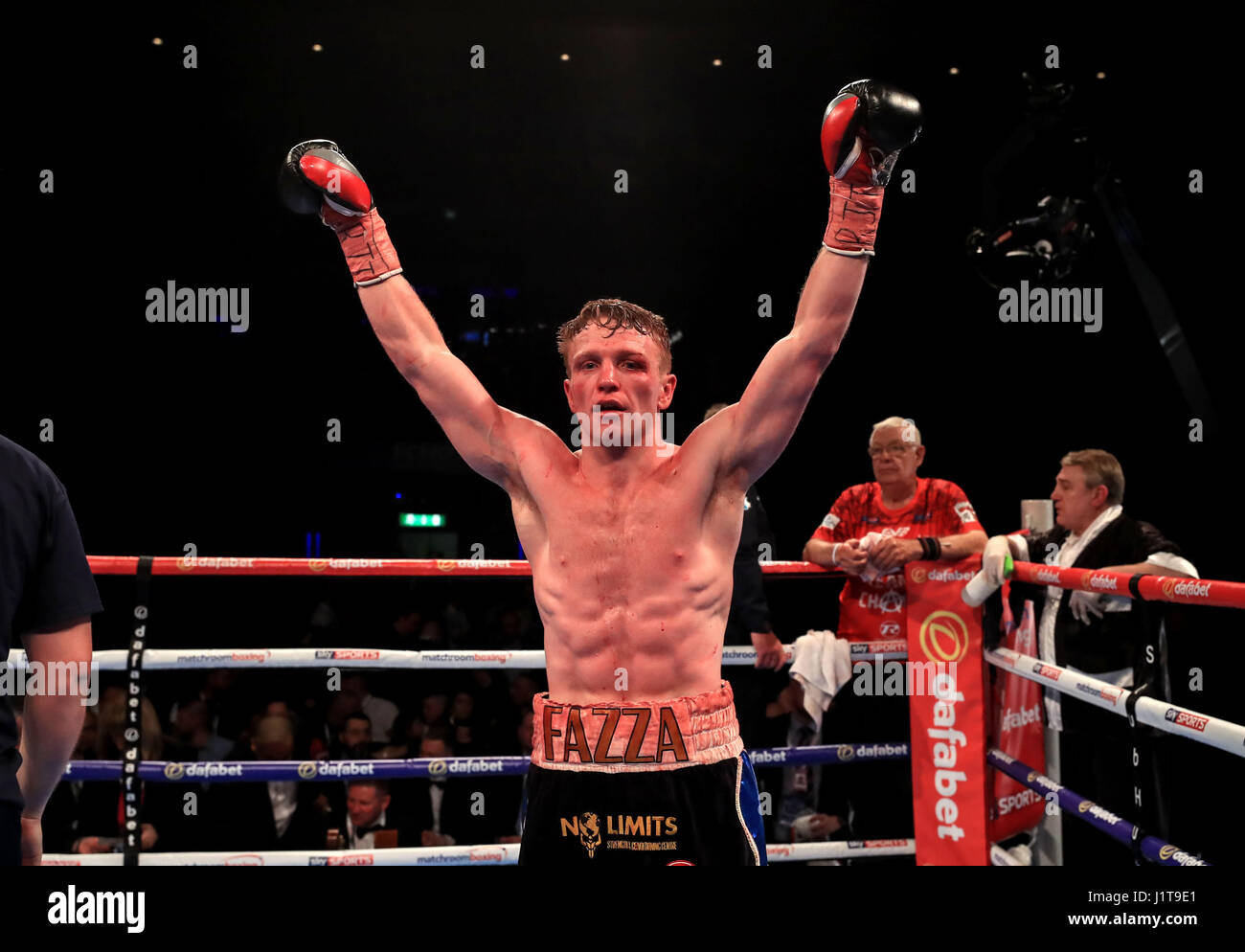 Tom Farrell celebrates beating Tommy Carus in a Super-Featherweight ...