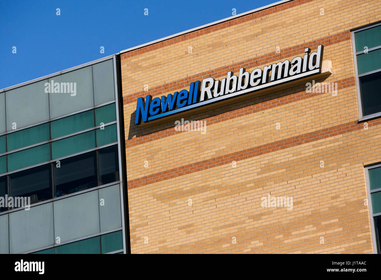 Newell Rubbermaid Logo Newell Rubbermaid, HD, Logo, Png | PNGWing