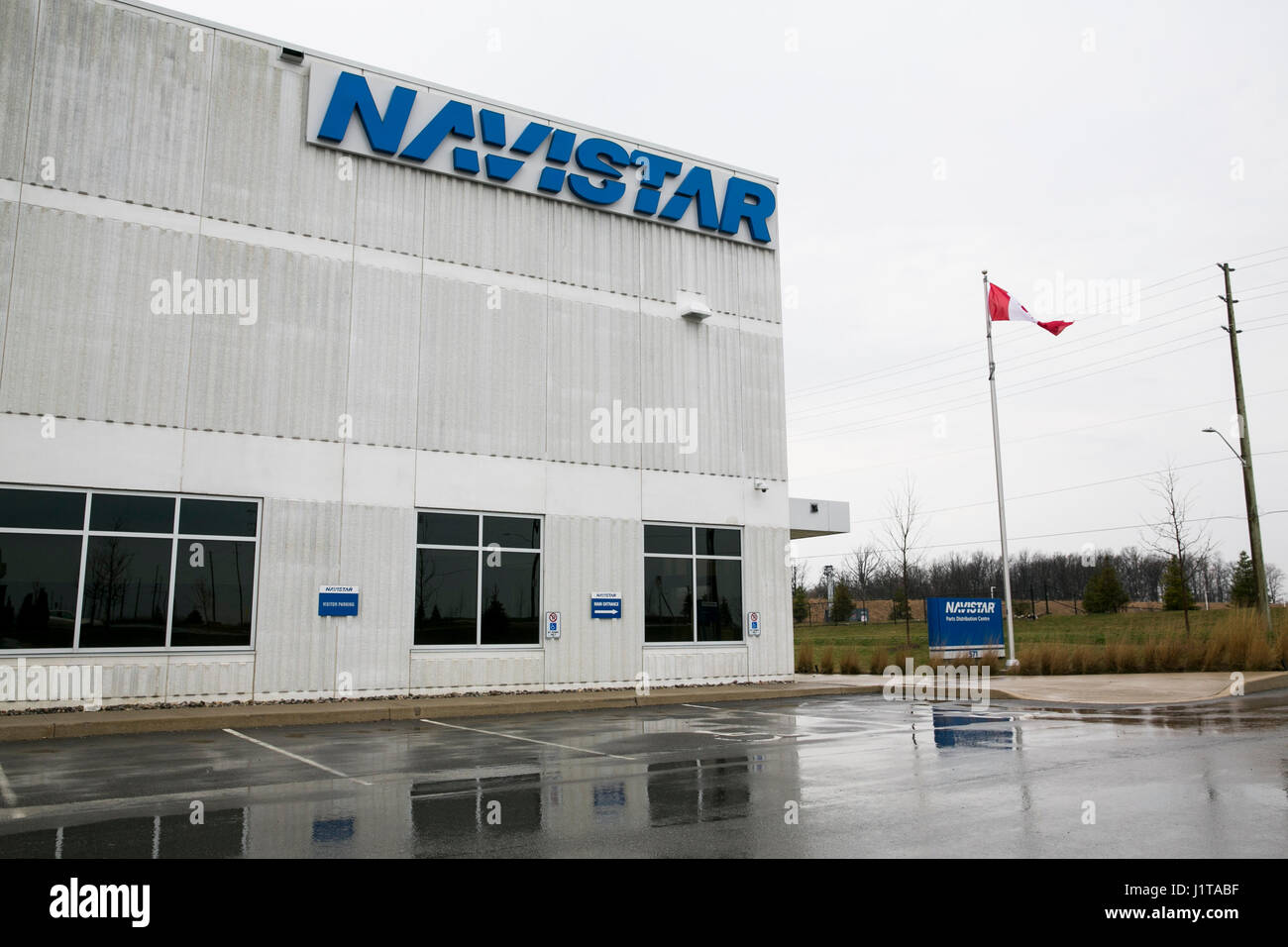 Navistar logo hi-res stock photography and images - Alamy