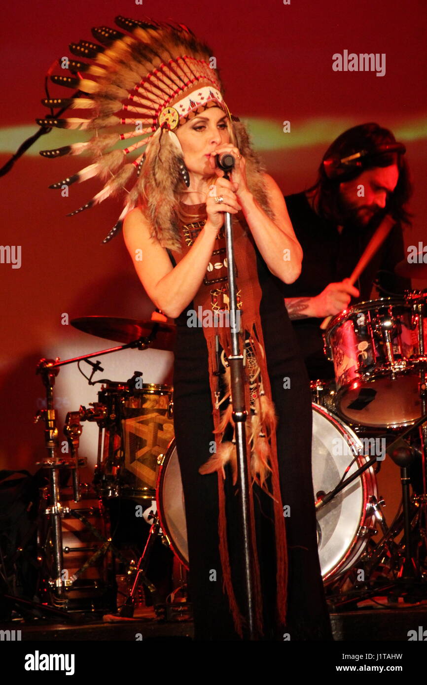 Jay Aston from Bucks Fizz performs an intimate gig, supported by ...
