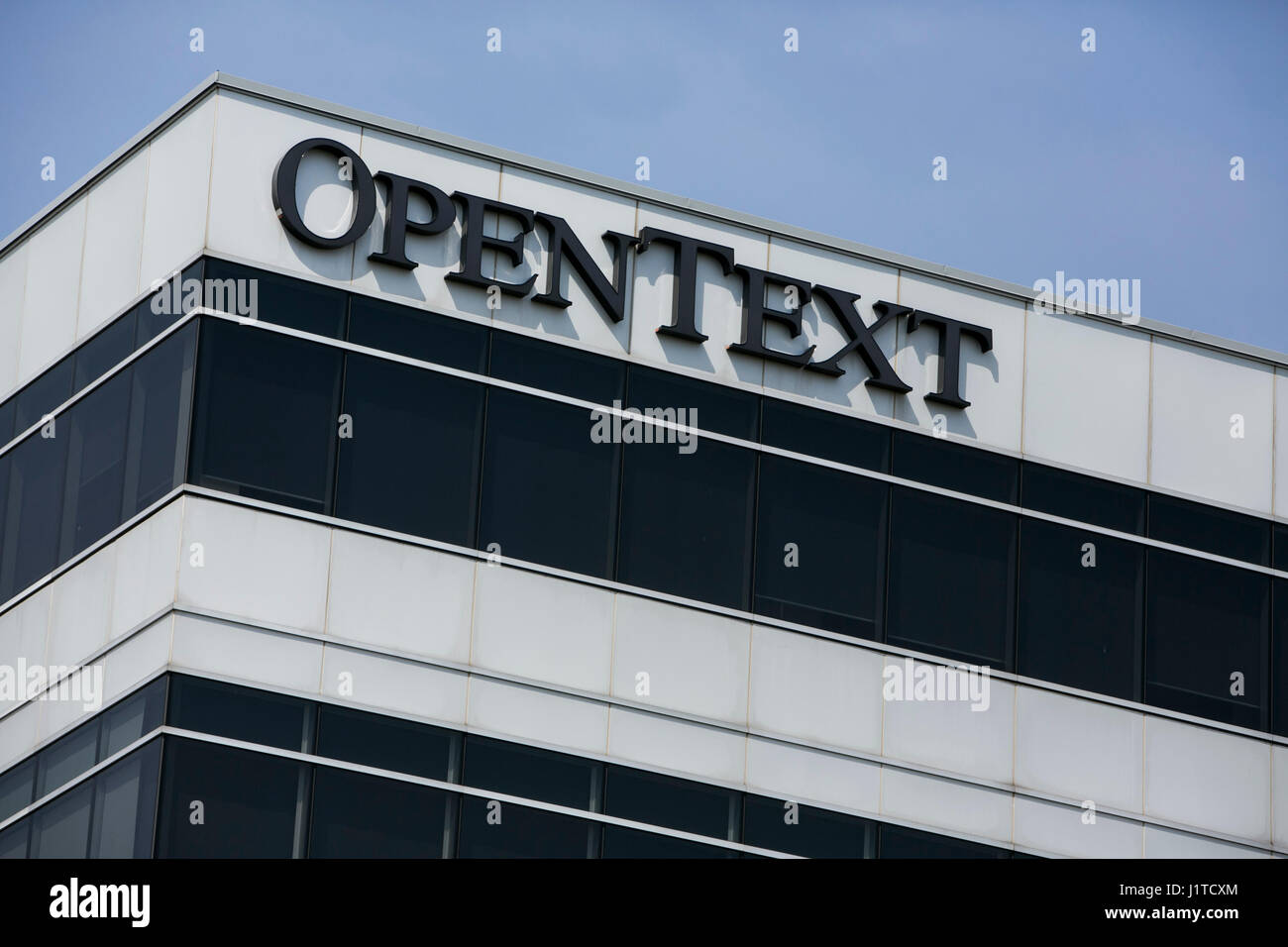 Opentext logo hi-res stock photography and images - Alamy