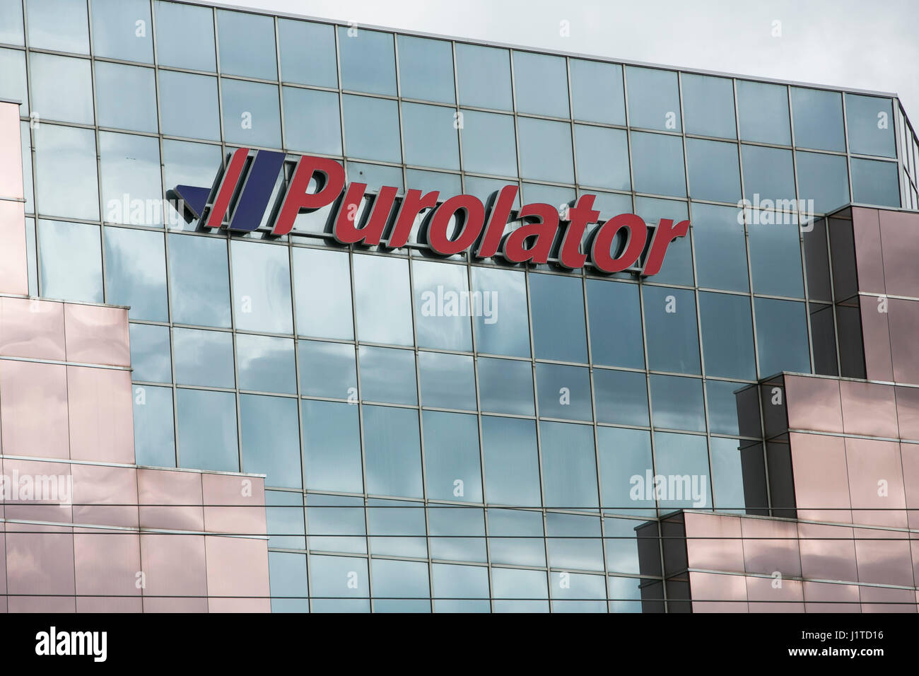 Purolator hi-res stock photography and images - Alamy