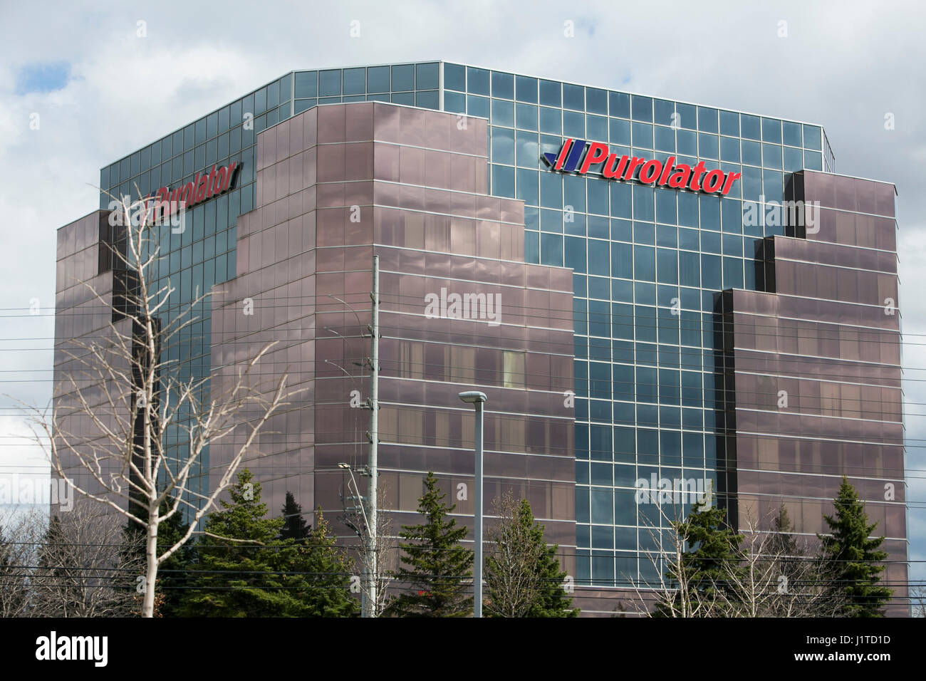 Purolator hi-res stock photography and images - Alamy