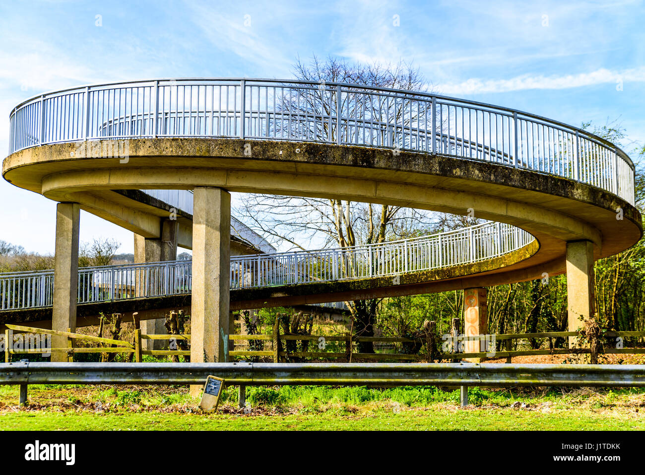 Pedestrian Bridge Over Highway Stock Photos & Pedestrian Bridge Over ...