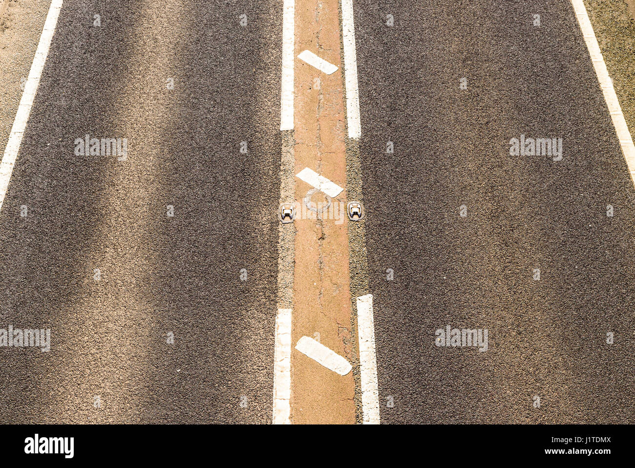 Highway Traffic Overhead Stock Photos & Highway Traffic Overhead Stock ...