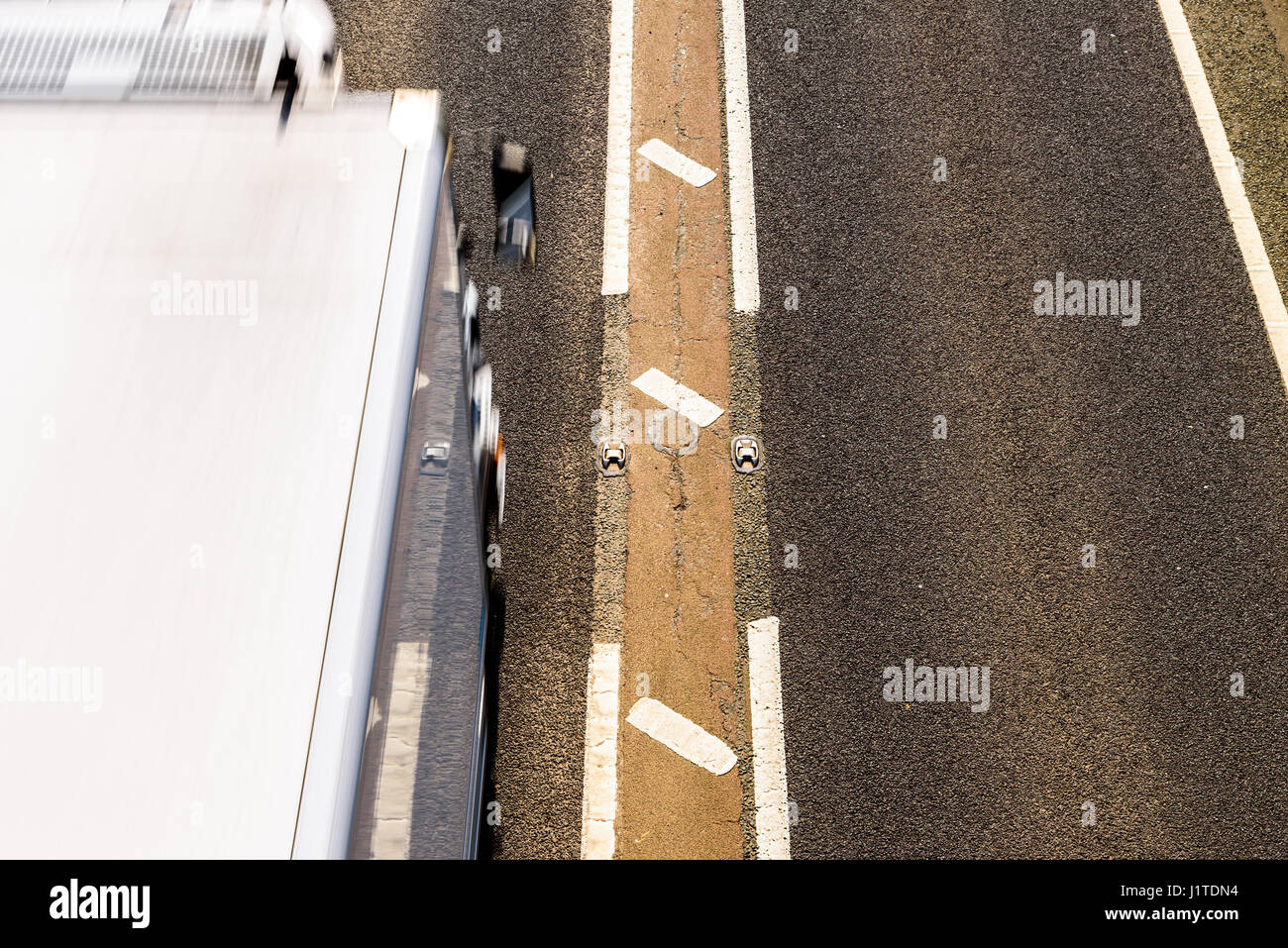 Highway Traffic Overhead Stock Photos & Highway Traffic Overhead Stock ...
