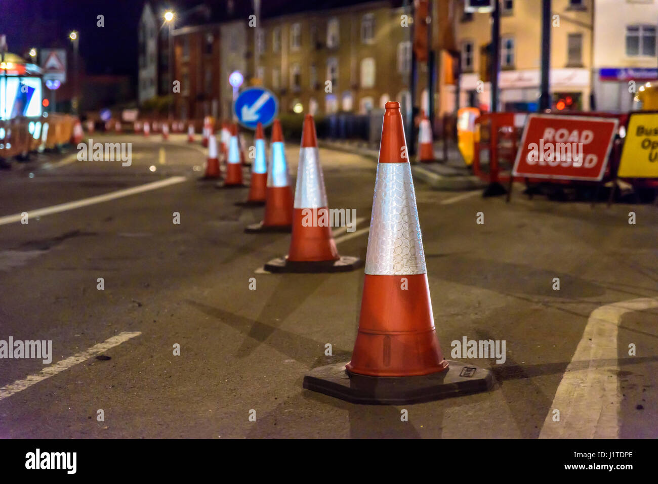 Green motorway signs uk hi-res stock photography and images - Alamy