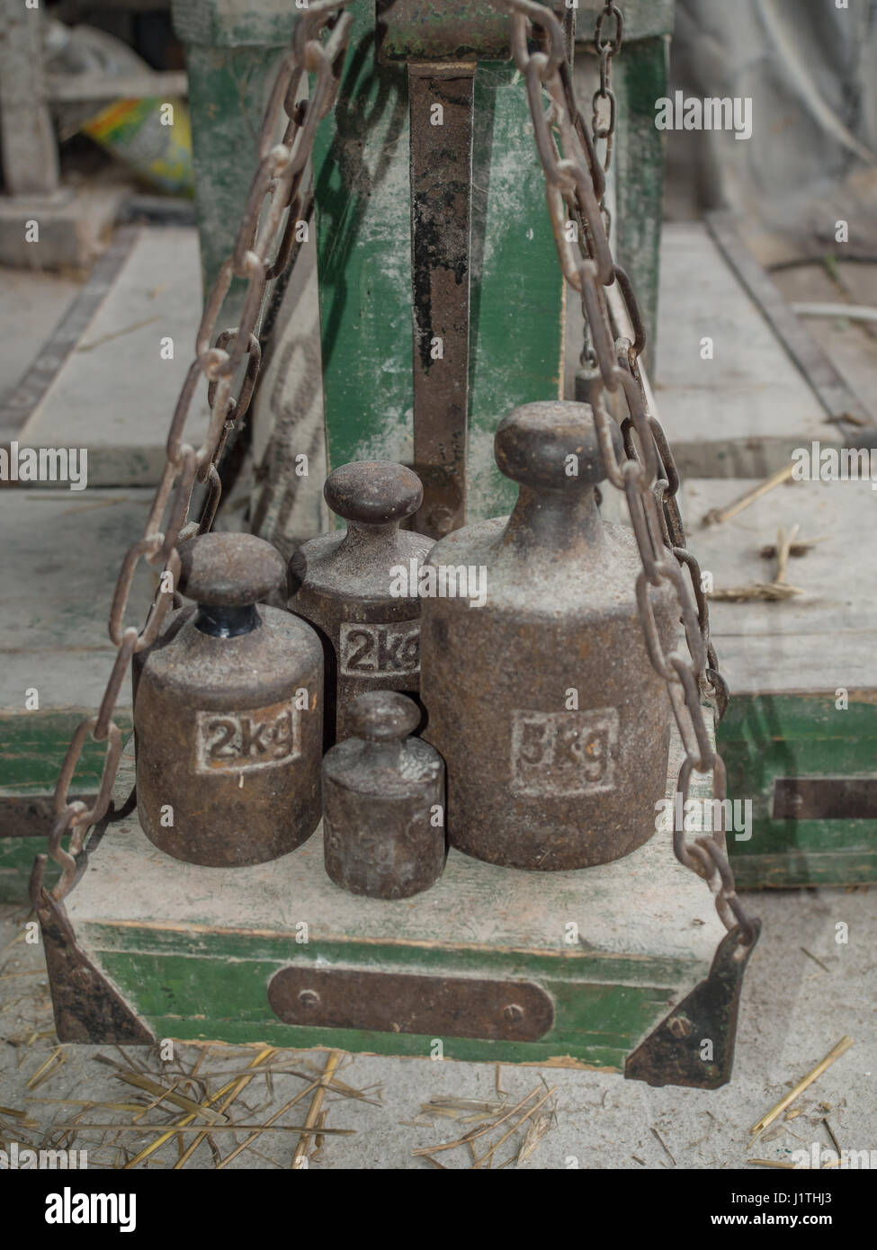 Different weights on a weighing scale Stock Photo - Alamy