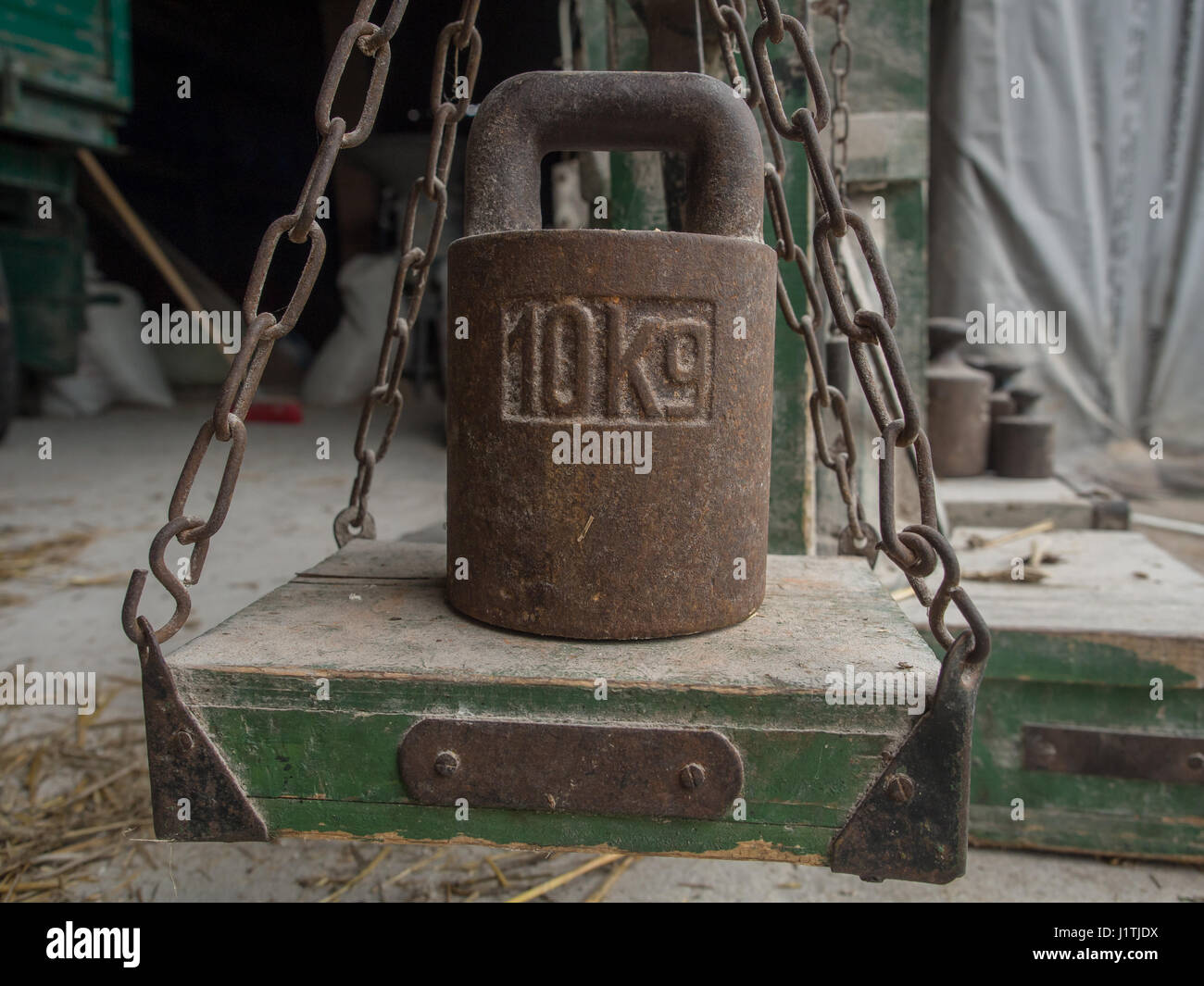 Weight on a weighing scale Stock Photo - Alamy