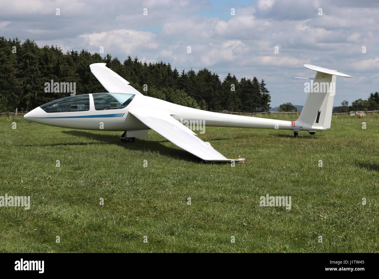 Glider airfield hi-res stock photography and images - Alamy