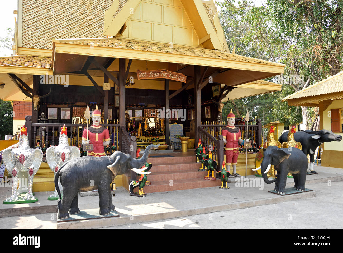 The temple shop in the grounds of Wat Paknam Jolo (Golden Temple) in ...