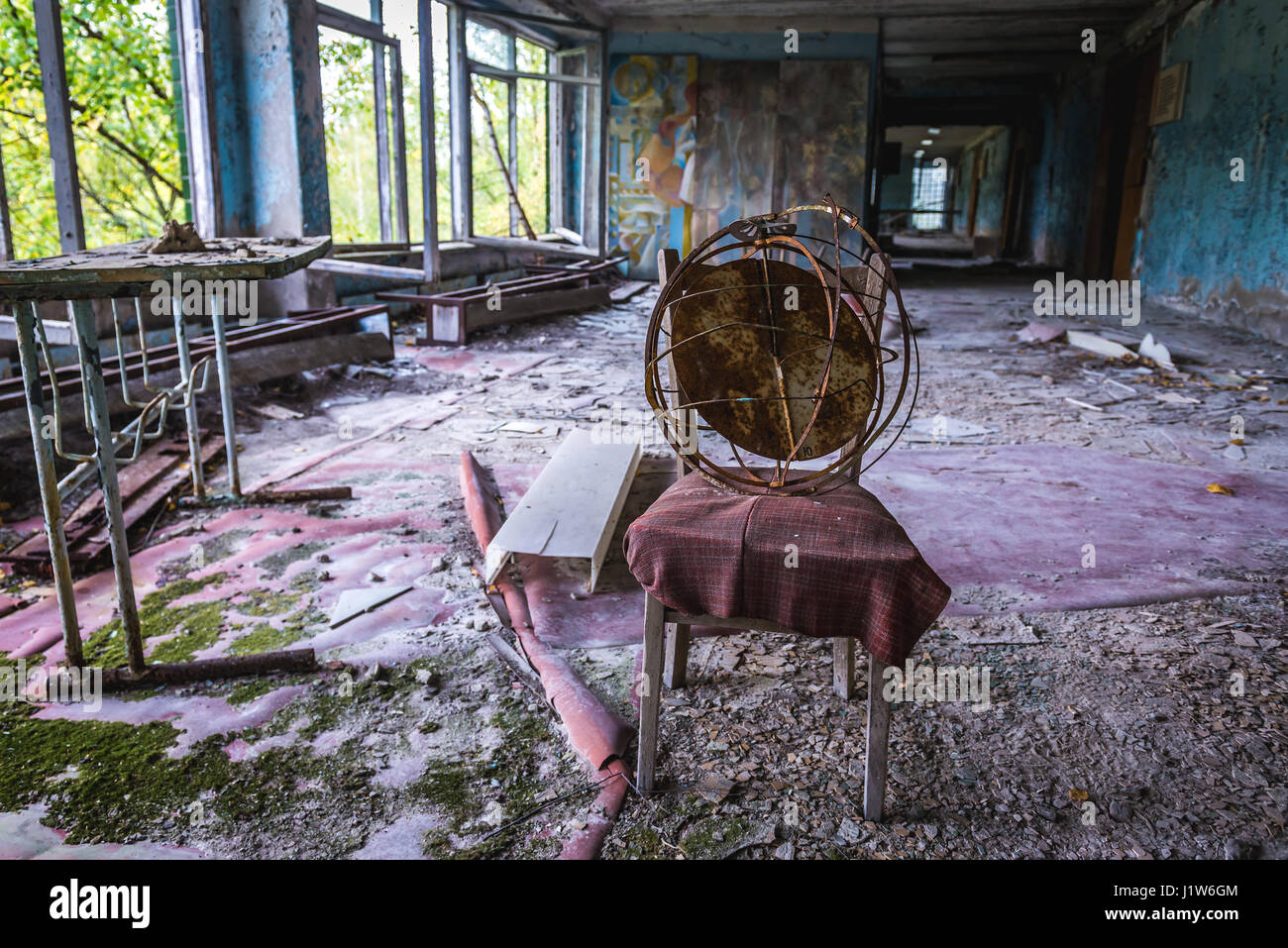 School in prypiat chernobyl ukraine hi-res stock photography and images ...
