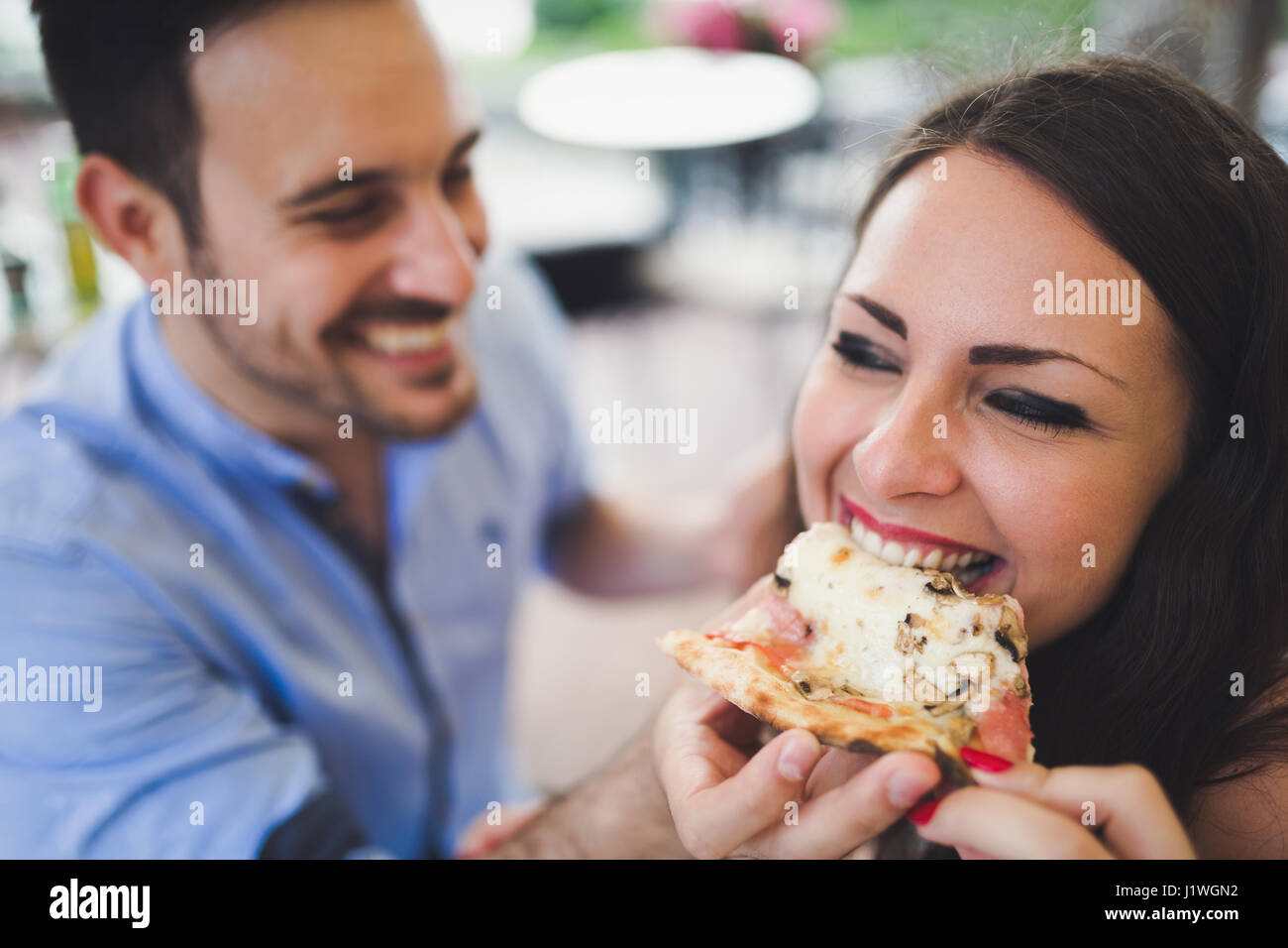 Romantic couple sharing hi-res stock photography and images - Alamy