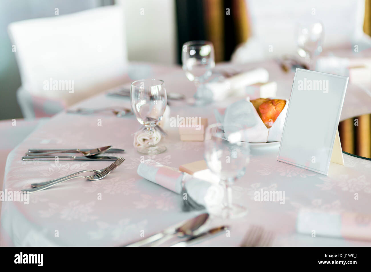 Beautiful place setting romantic hi-res stock photography and images ...