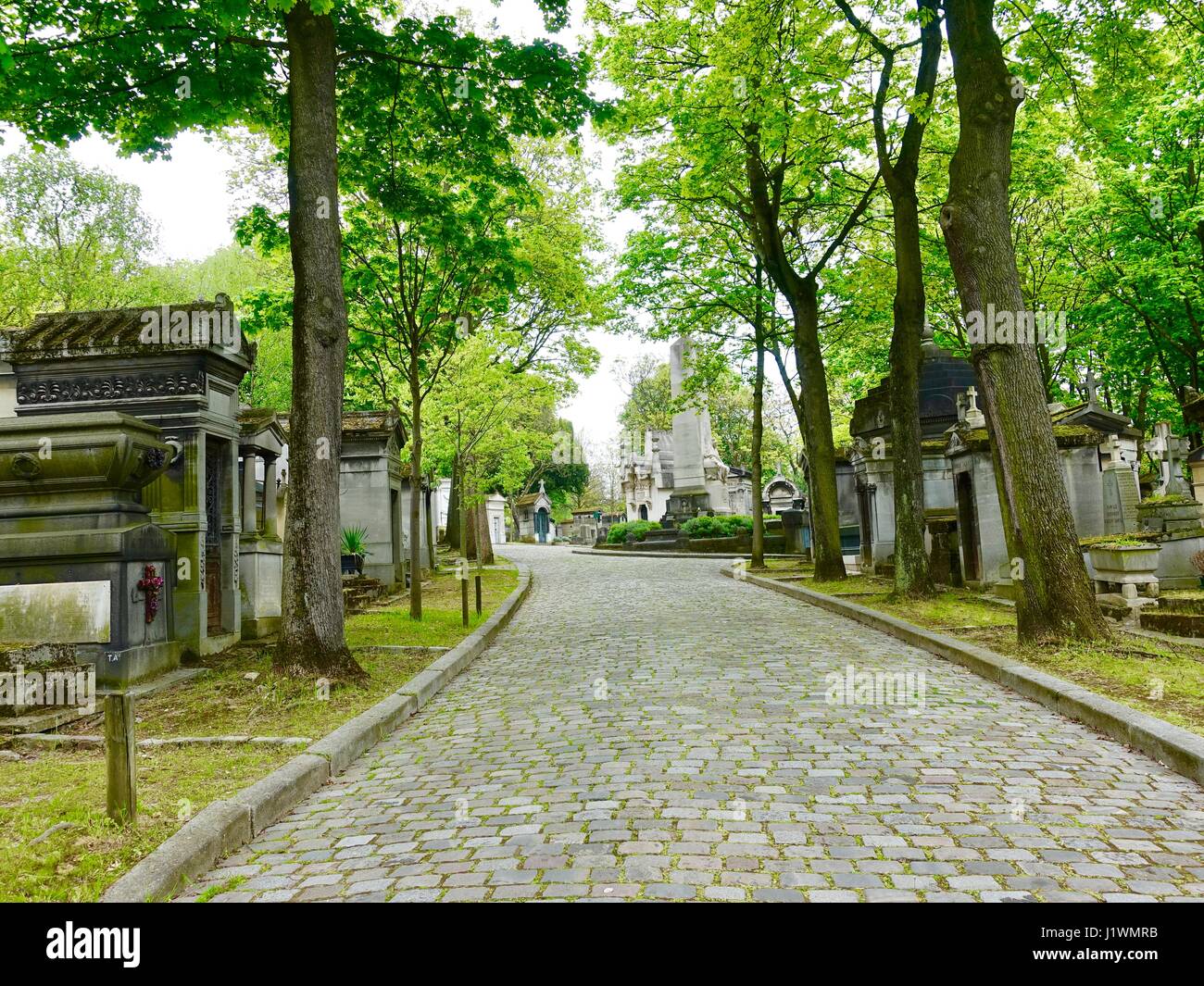 Cimetiere du pere lachaise hi-res stock photography and images - Alamy