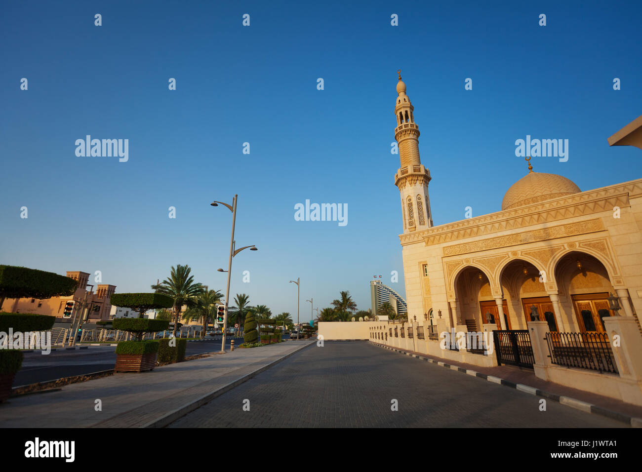 Mosque and minar symbol hi-res stock photography and images - Alamy