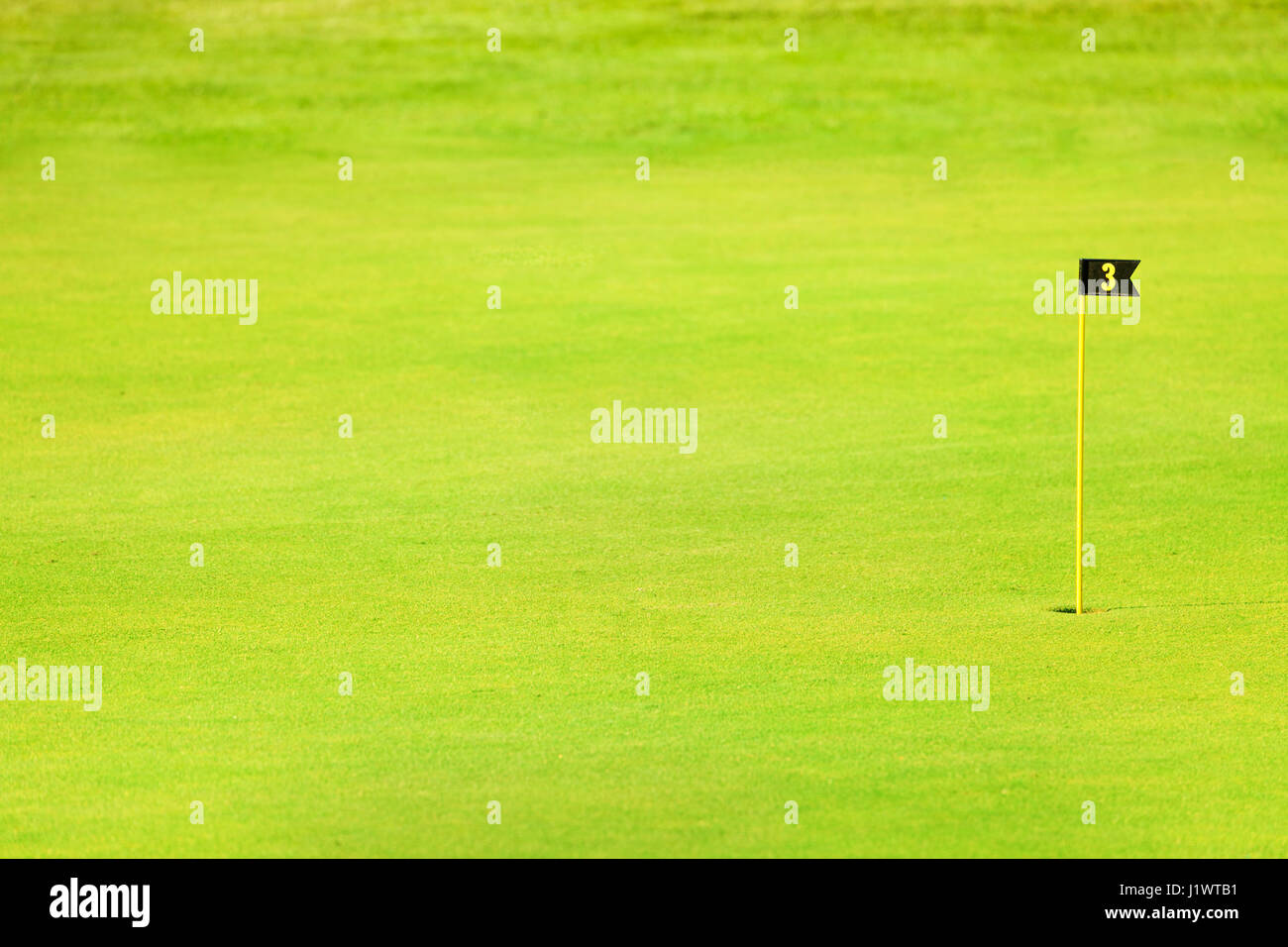 Golf course yardage marker hi-res stock photography and images - Alamy