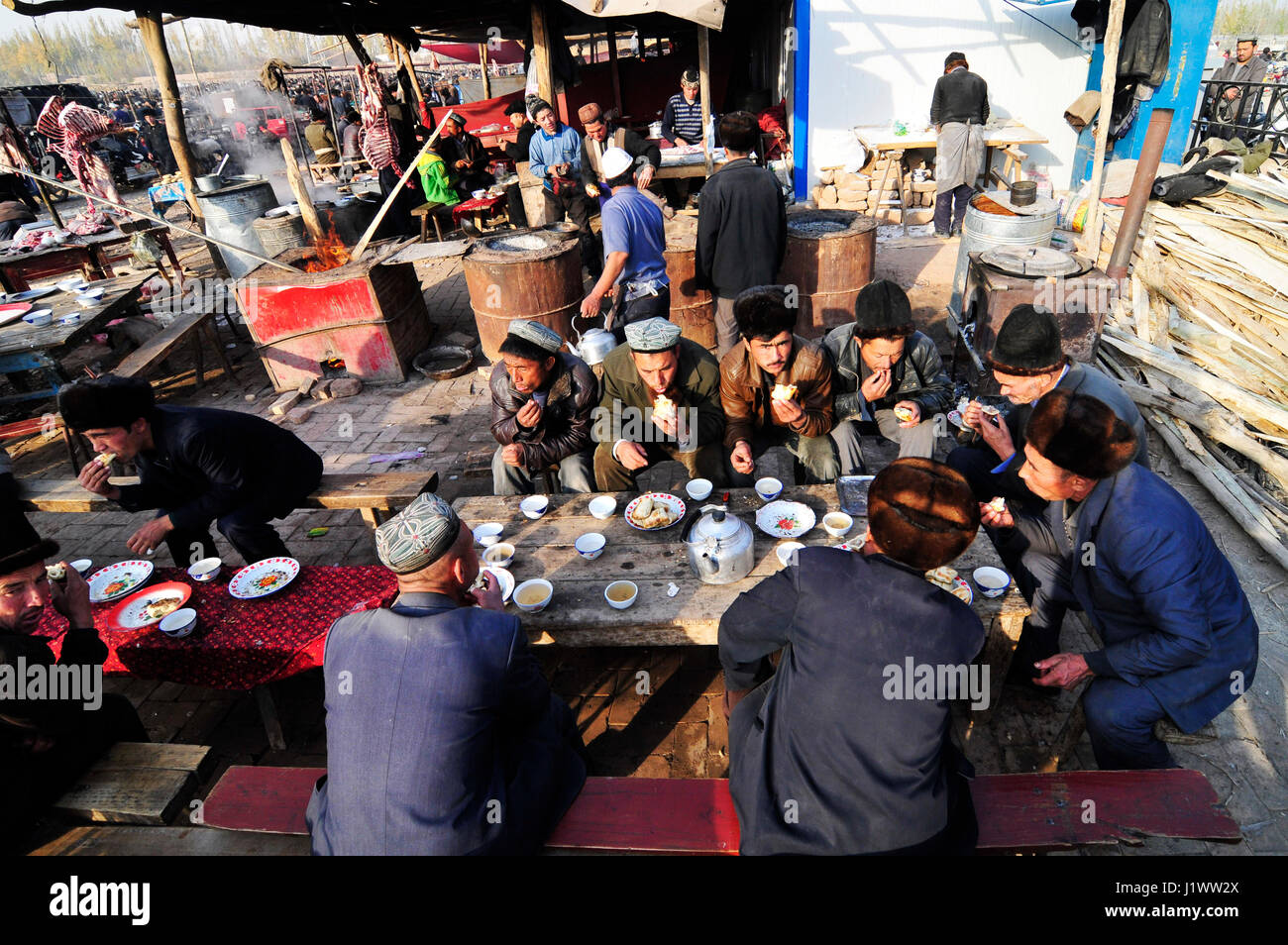 Men in traditional tea house hi-res stock photography and images - Alamy