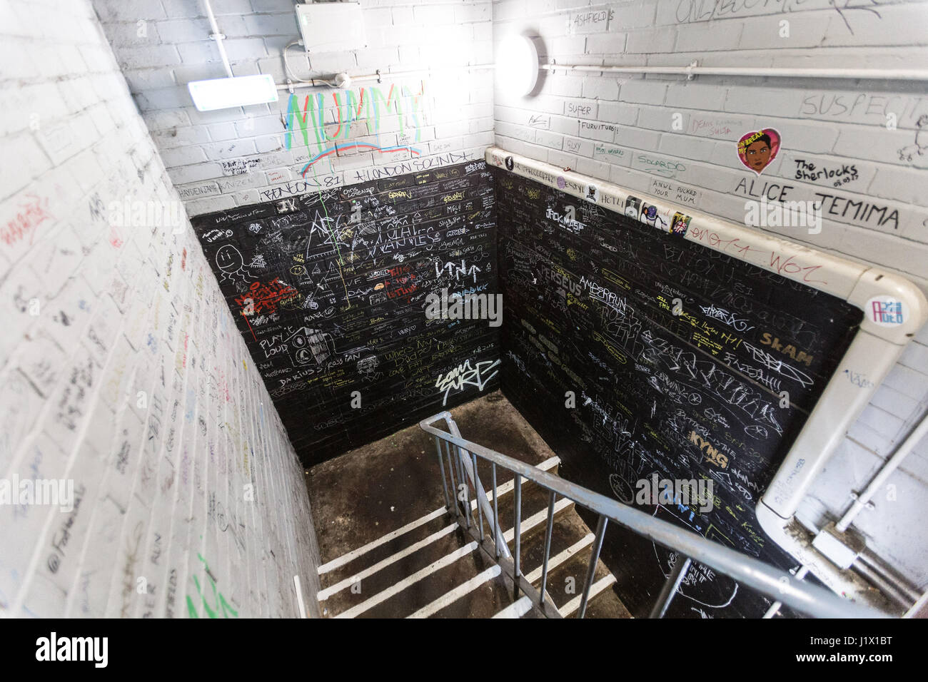 The rescue rooms hi-res stock photography and images - Alamy