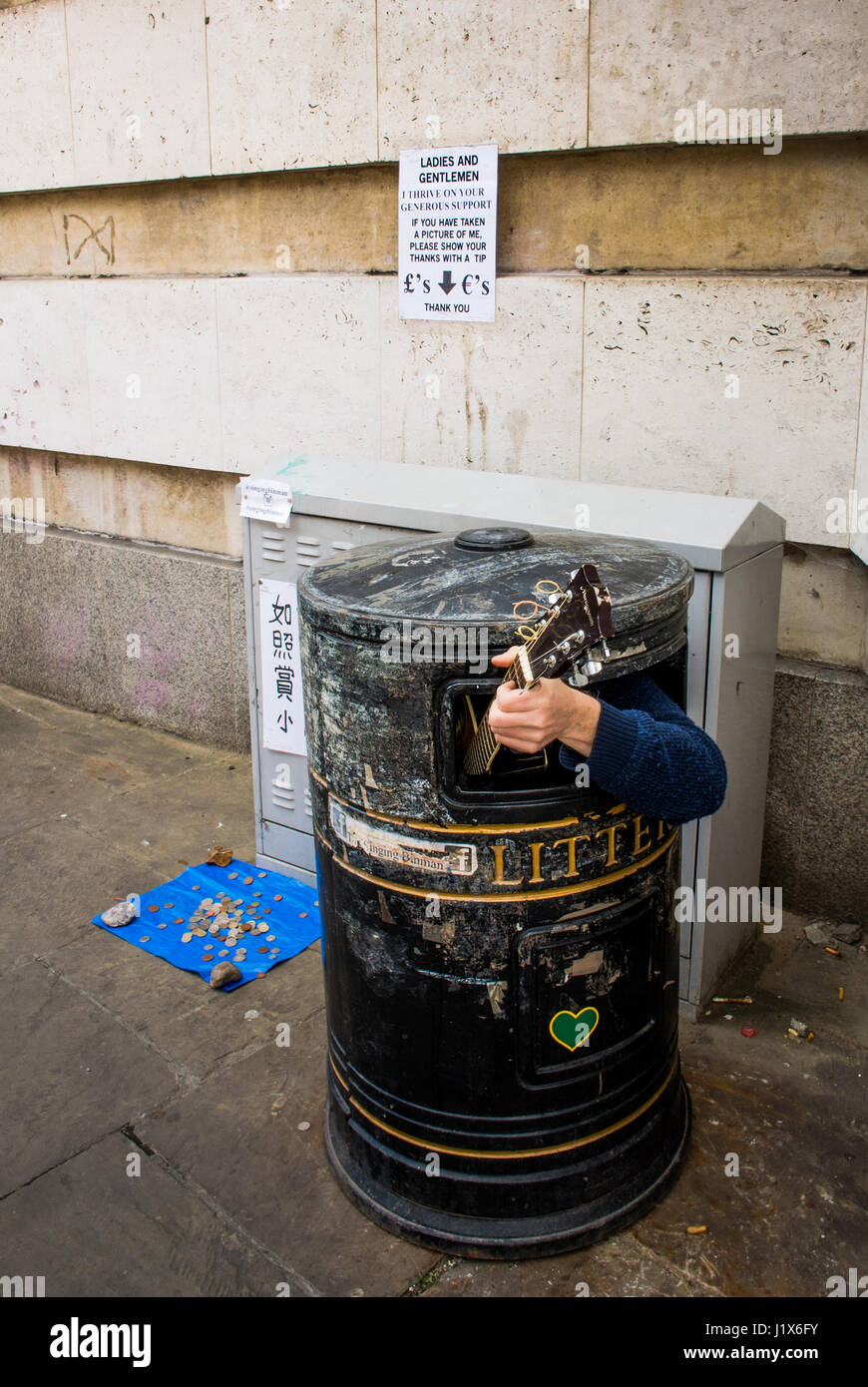 Cambridge busking hi-res stock photography and images - Alamy