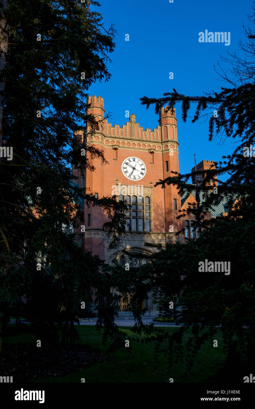Education administration building on a university campus Stock Photo ...