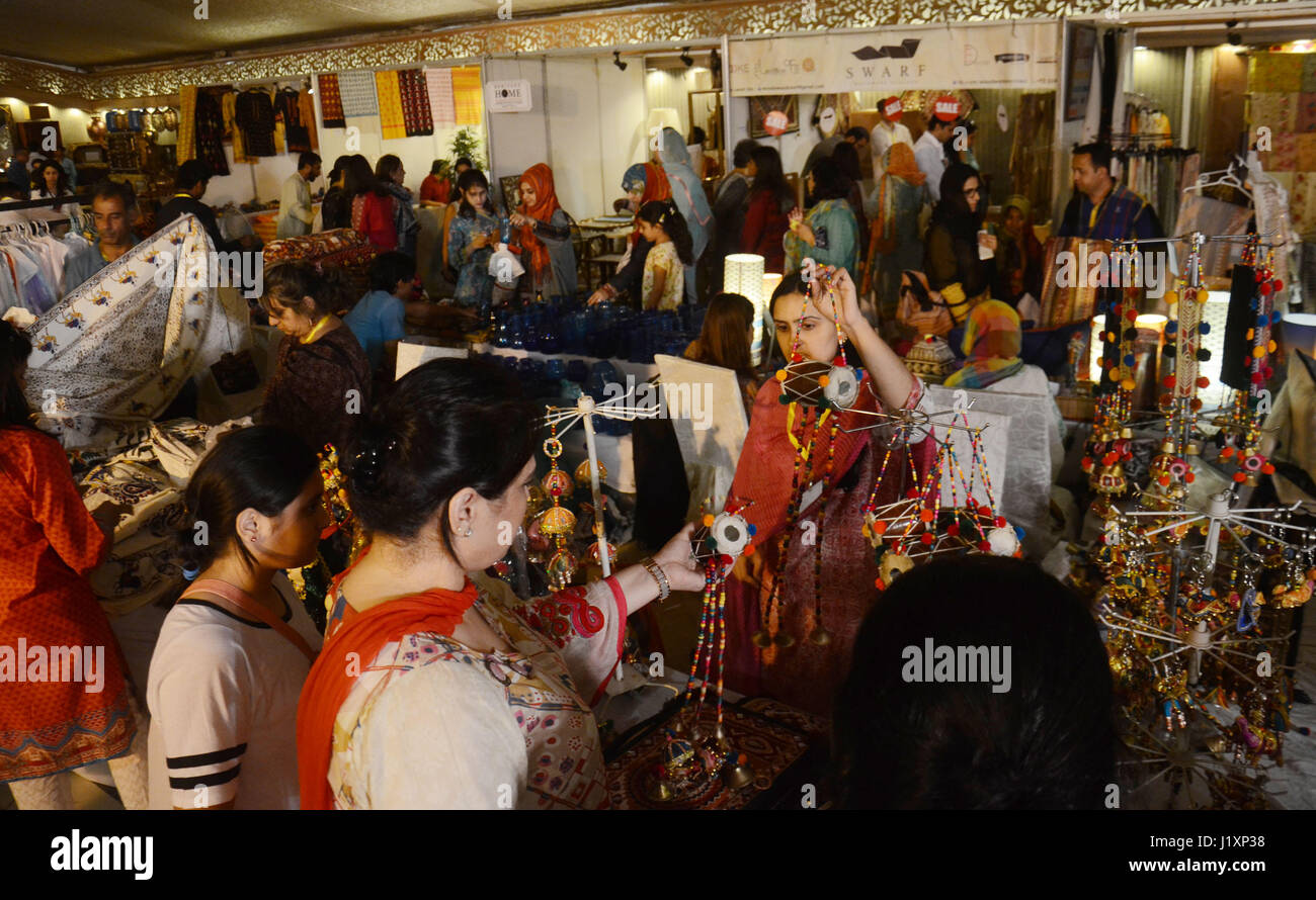 Handmade crafts of pakistan hi-res stock photography and images - Alamy