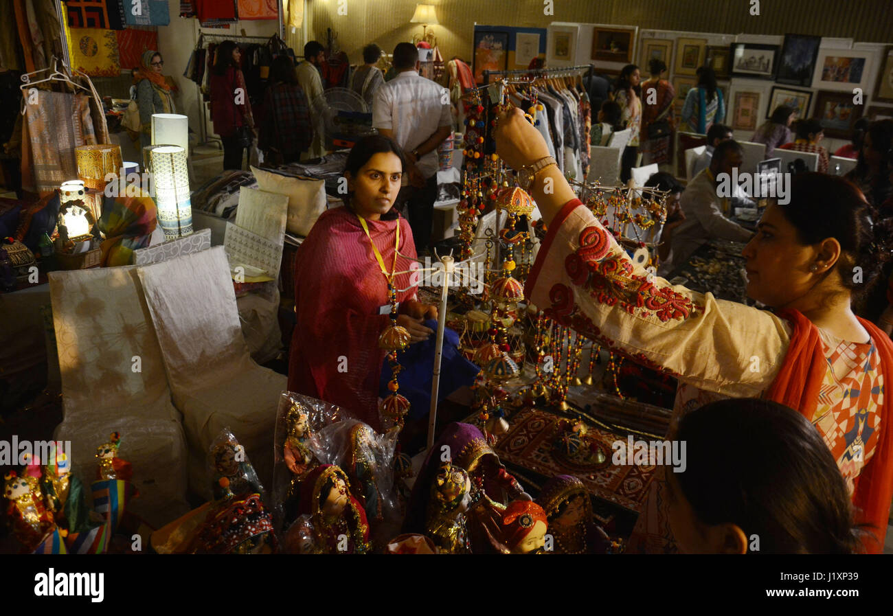 Handmade crafts of pakistan hi-res stock photography and images - Alamy