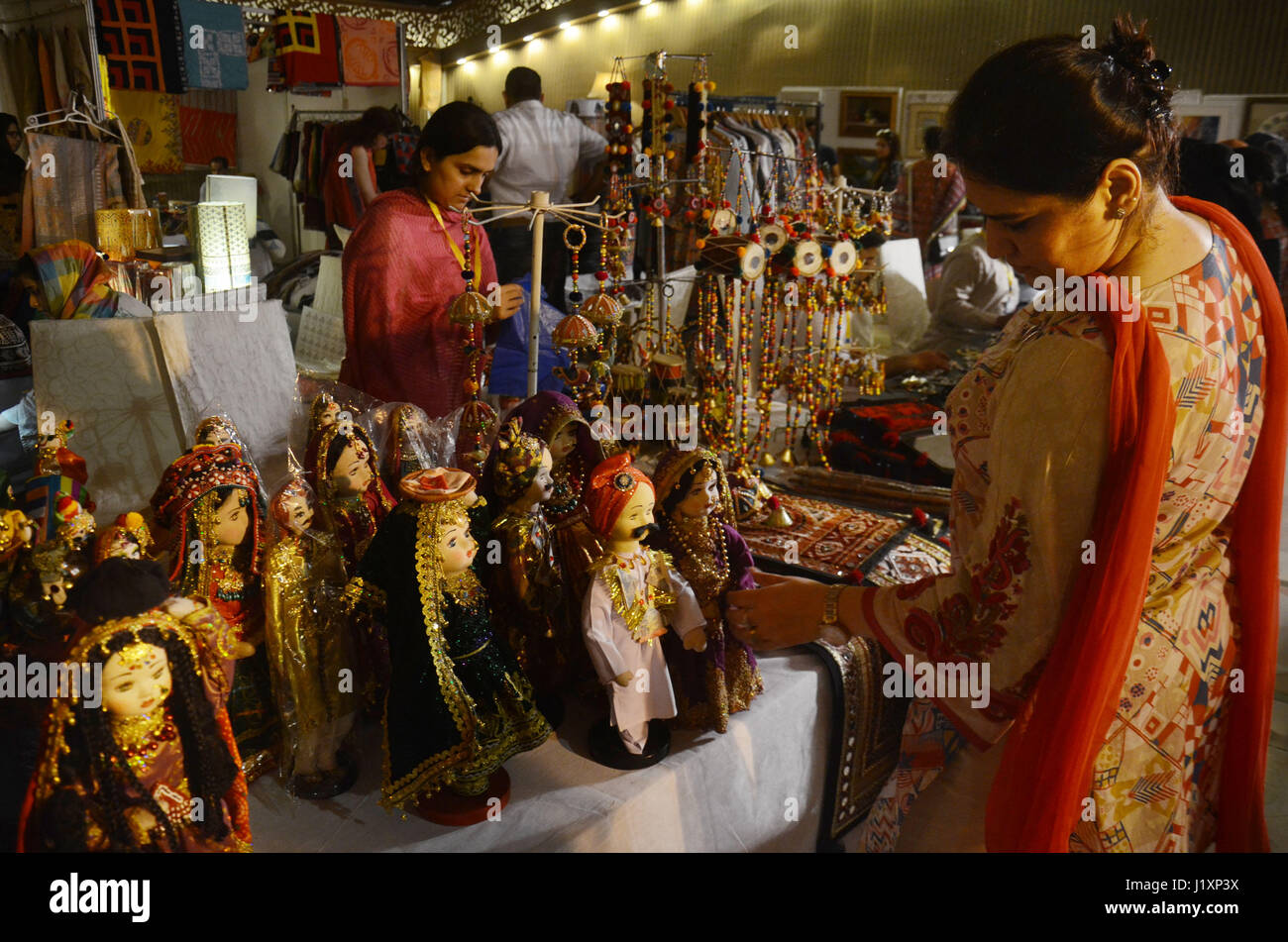Handmade crafts of pakistan hi-res stock photography and images - Alamy