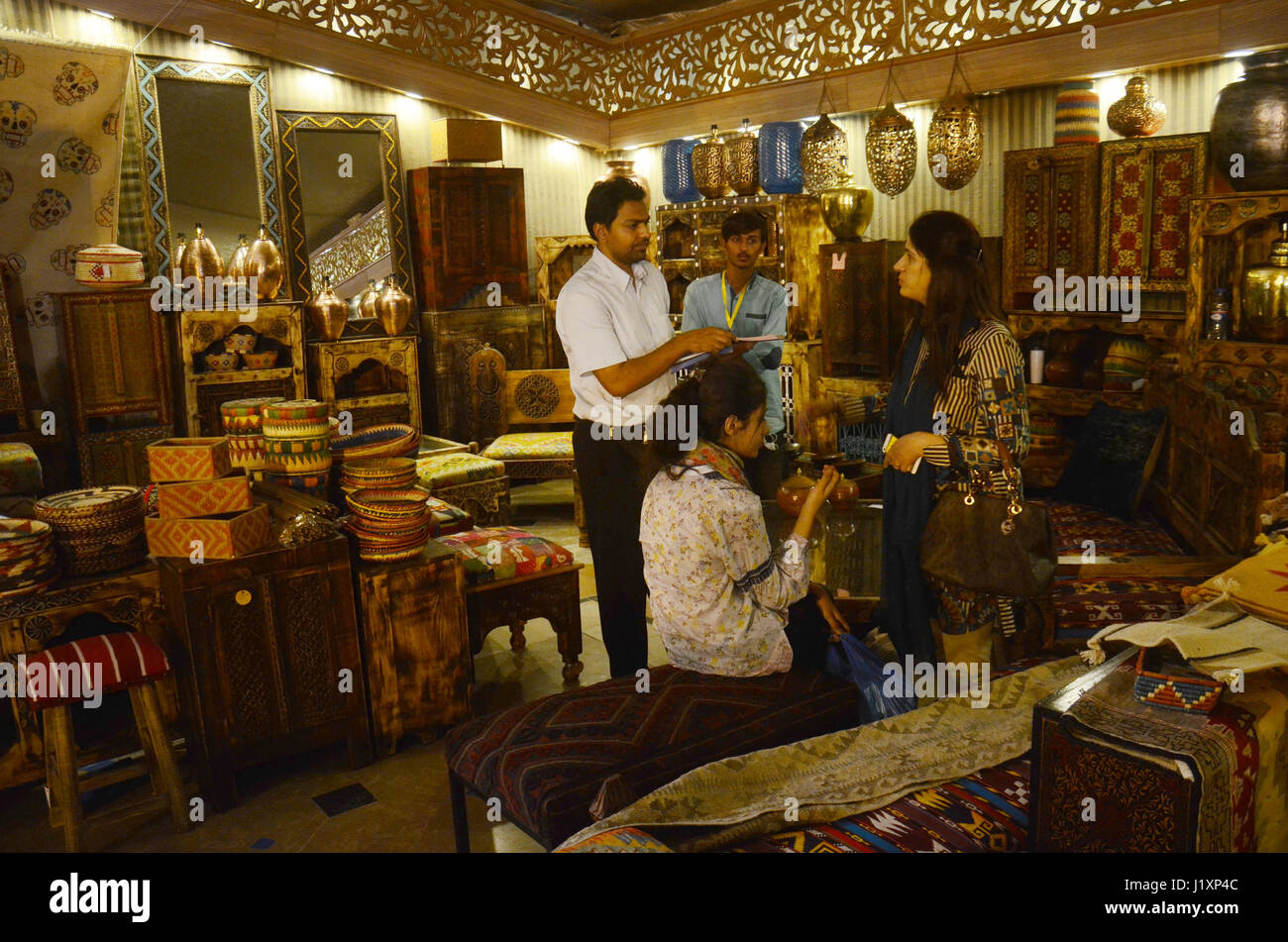 Handmade crafts of pakistan hi-res stock photography and images - Alamy