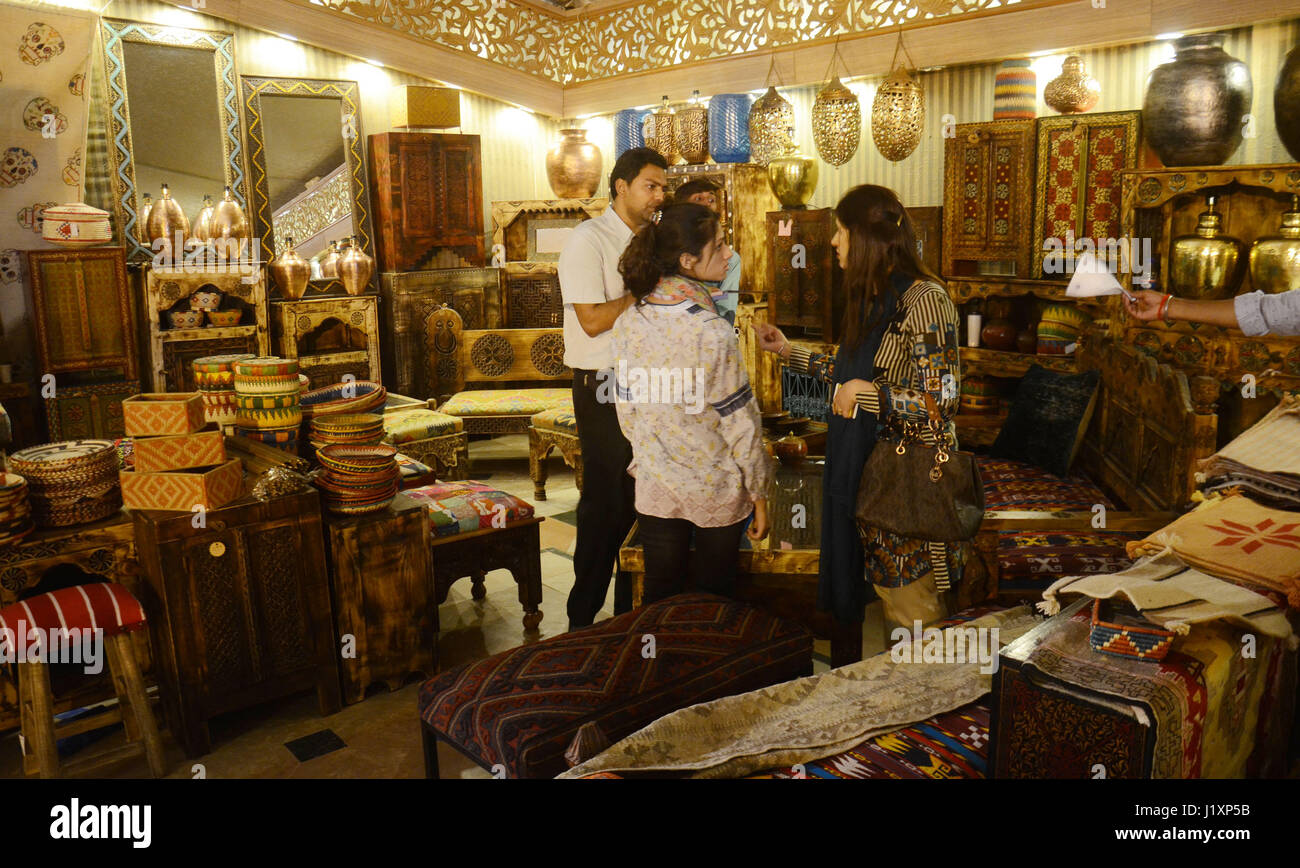 Handmade crafts of pakistan hi-res stock photography and images - Alamy