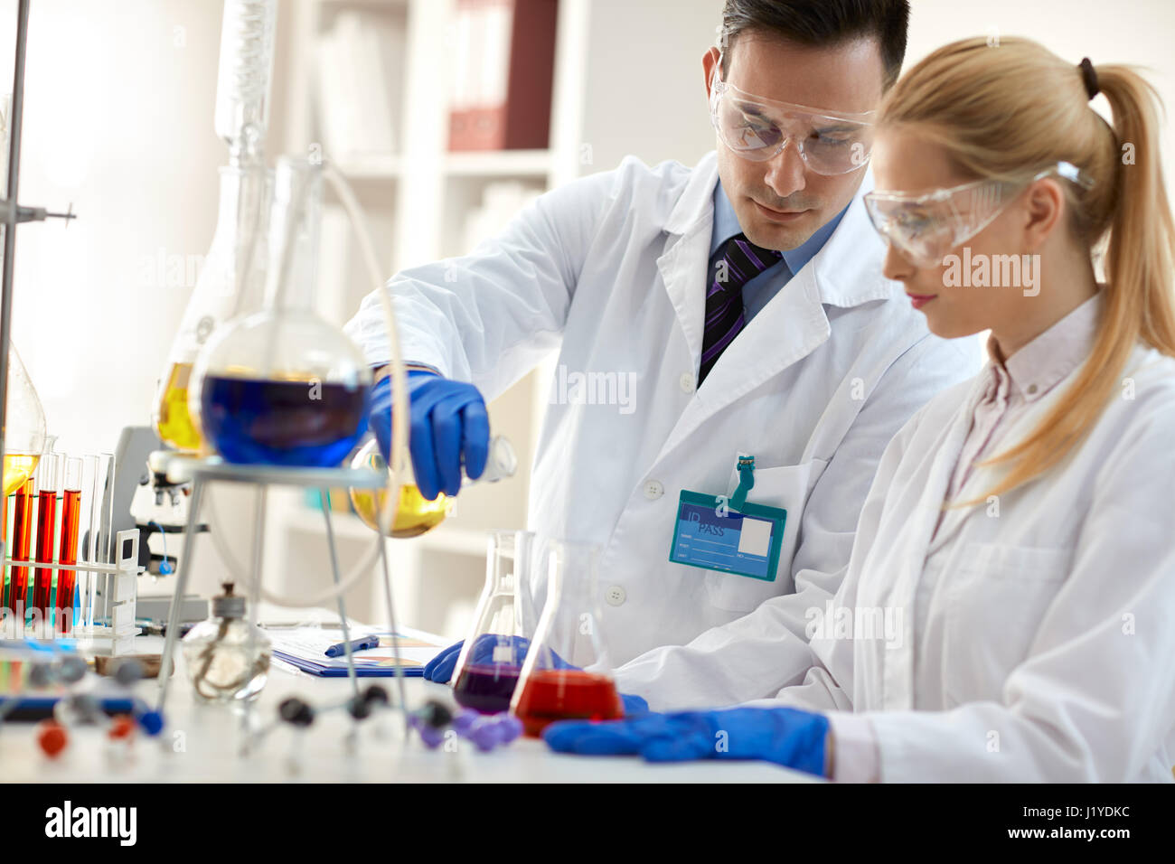 Laboratory medical research hi-res stock photography and images - Alamy
