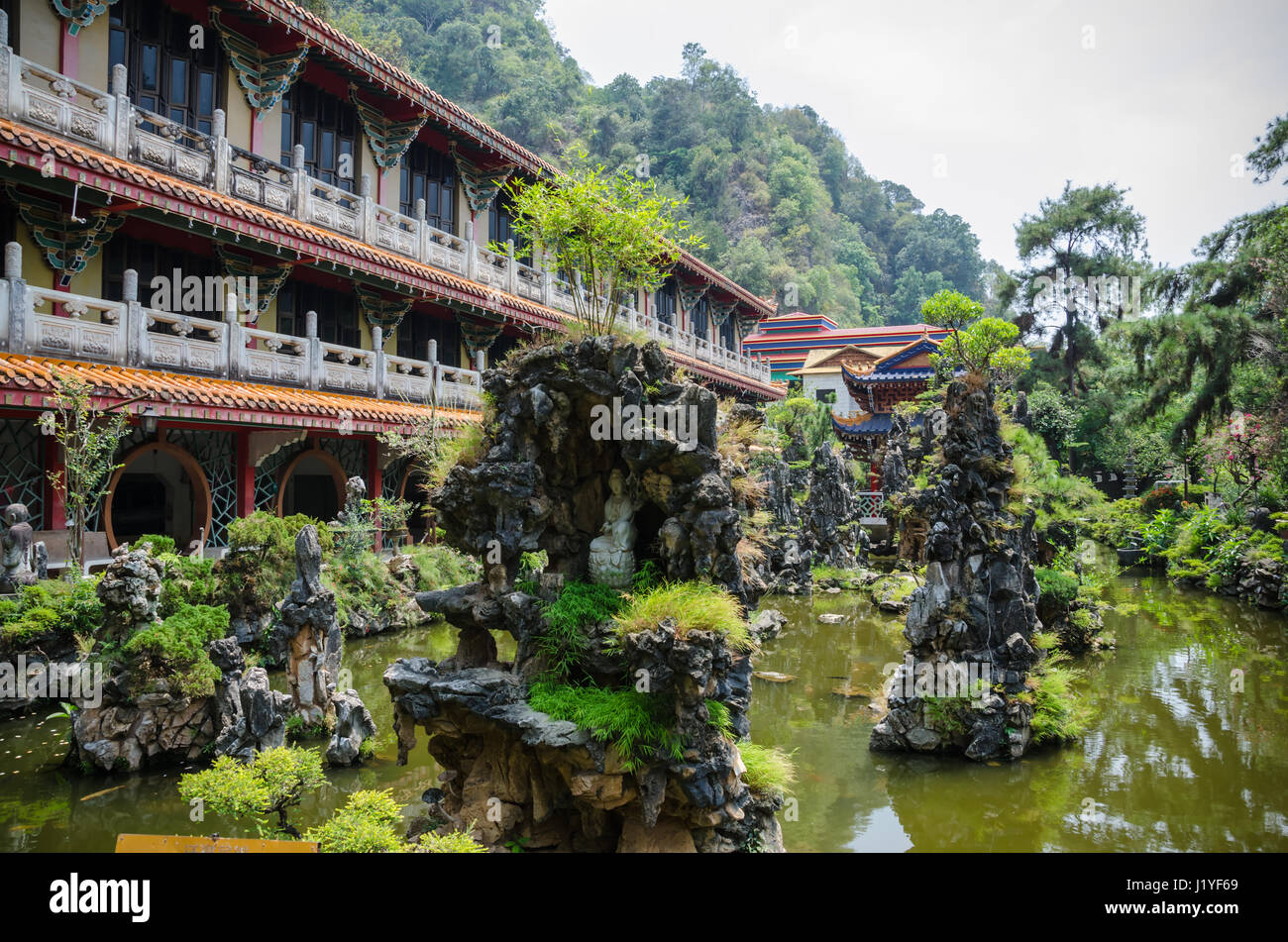Sam Poh Tong, Ipoh - Sam Poh Tong is a famous cave temple located in ...