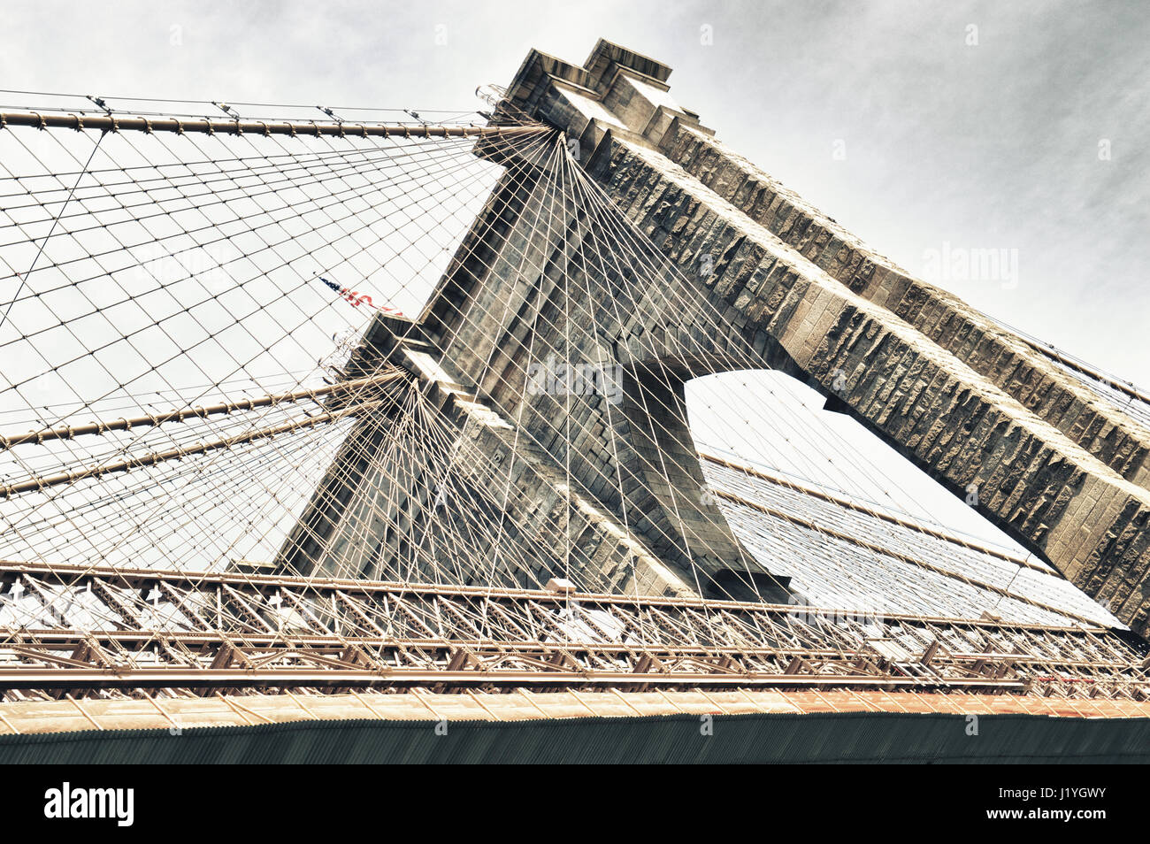 Tower of Brooklyn Bridge - looking up Stock Photo - Alamy