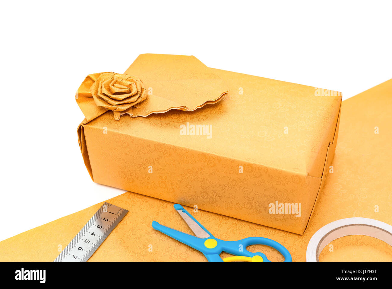 Wrapping tools hi-res stock photography and images - Alamy