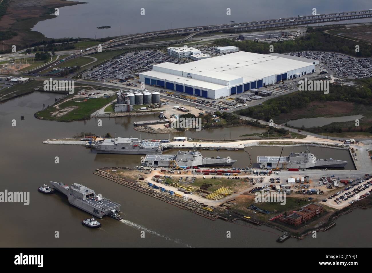 The U.S. Navy Independence-class littoral combat ship USS Tulsa returns ...