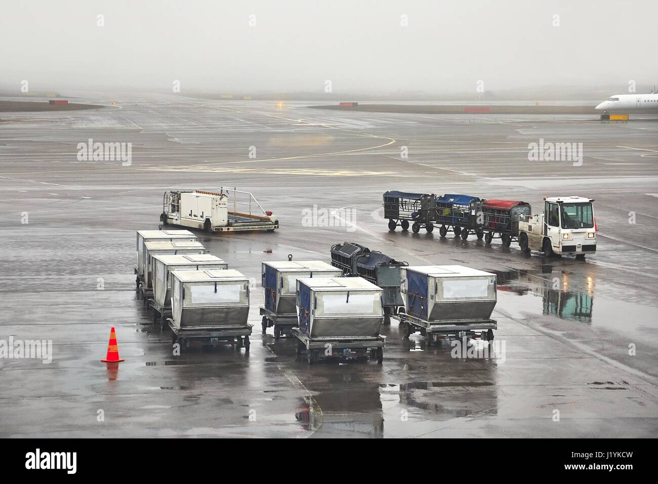 Air Cargo Containers Stock Photo - Alamy