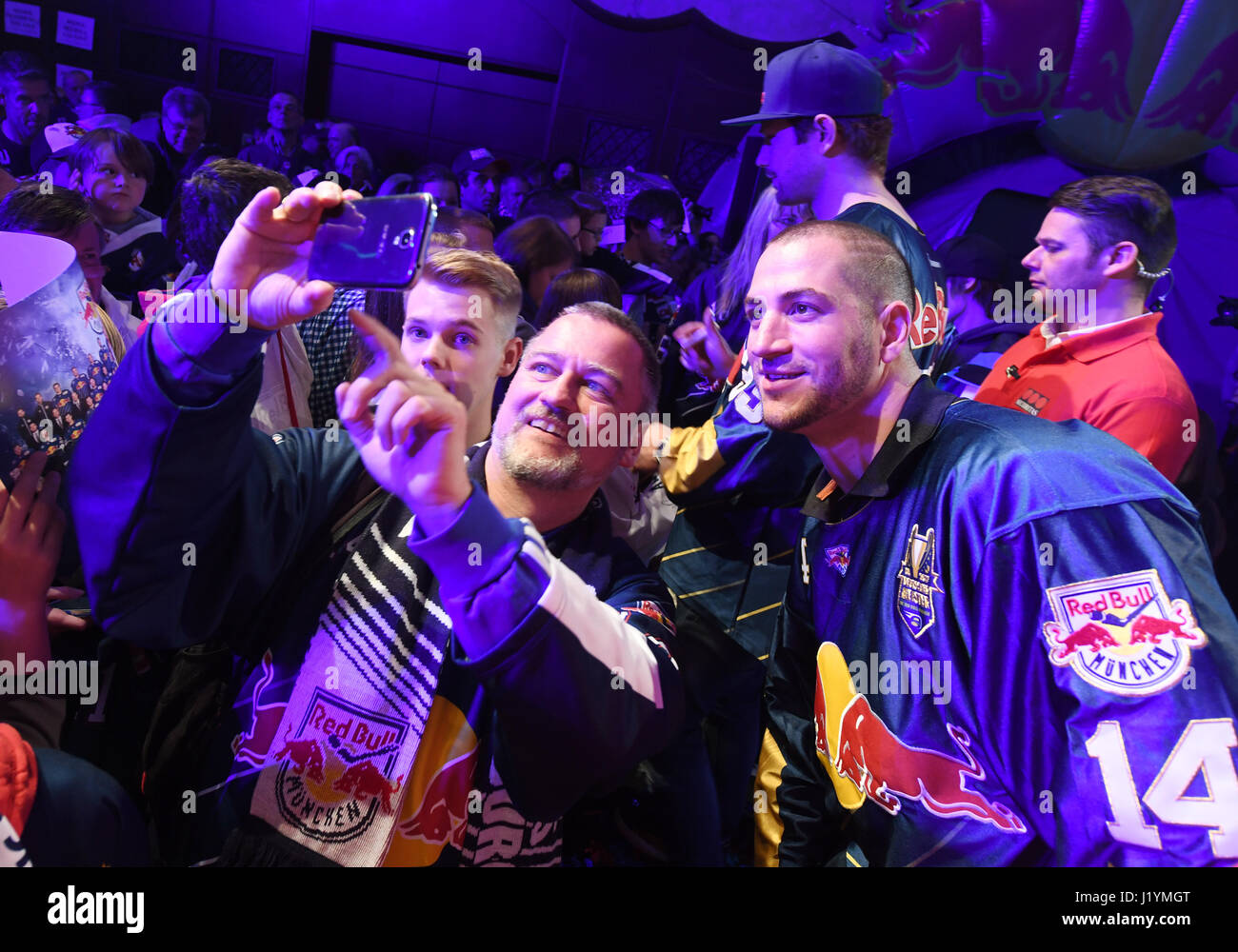 Munich, Germany. 22nd Apr, 2017. Munich's Steve Pinizzotto (R) poses ...