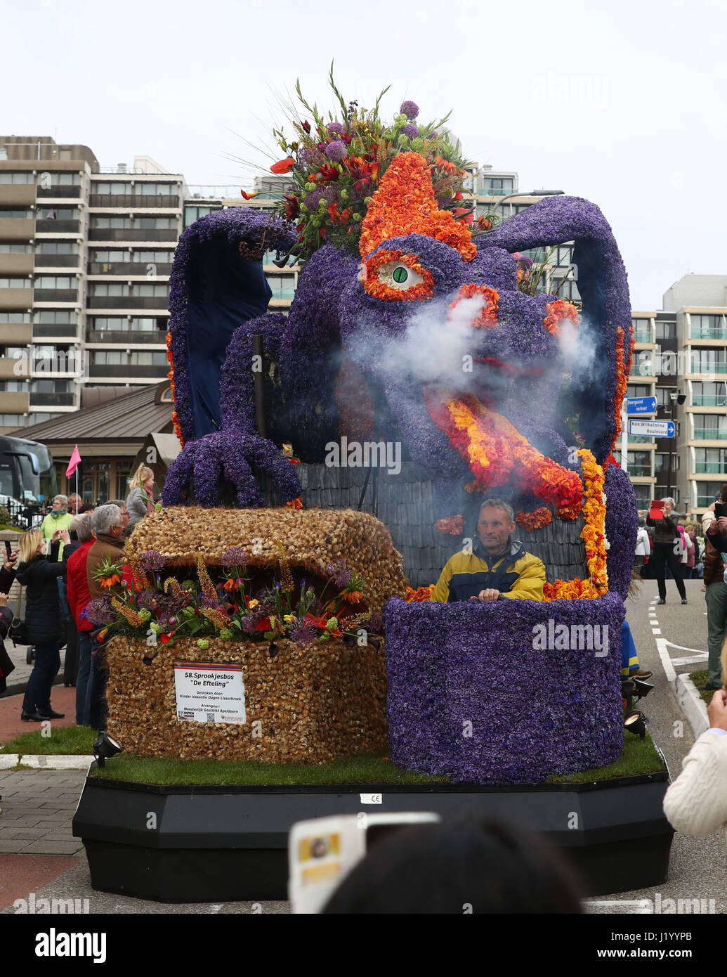 Noordwijk, Netherlands. 22nd Apr, 2017. A float is seen during the ...