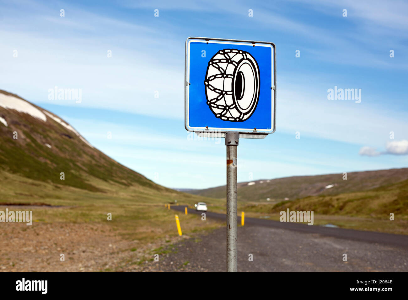 Car snow chain sign hi-res stock photography and images - Alamy