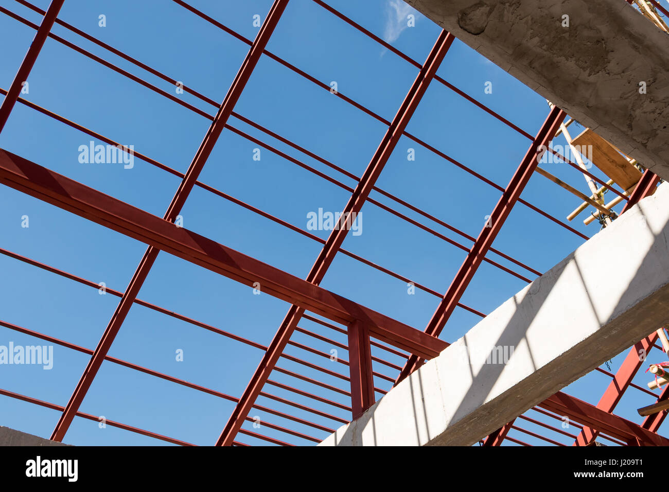 Structural steel beam on roof hi-res stock photography and images - Alamy