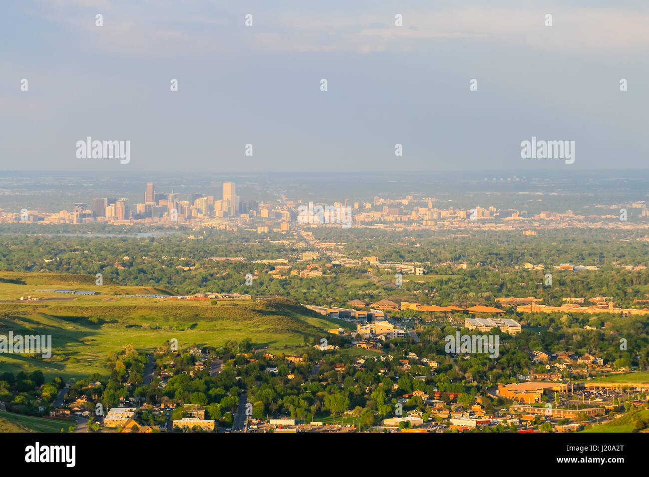 Panoramic view of Denver and the skyline of the city from a viewpoint ...
