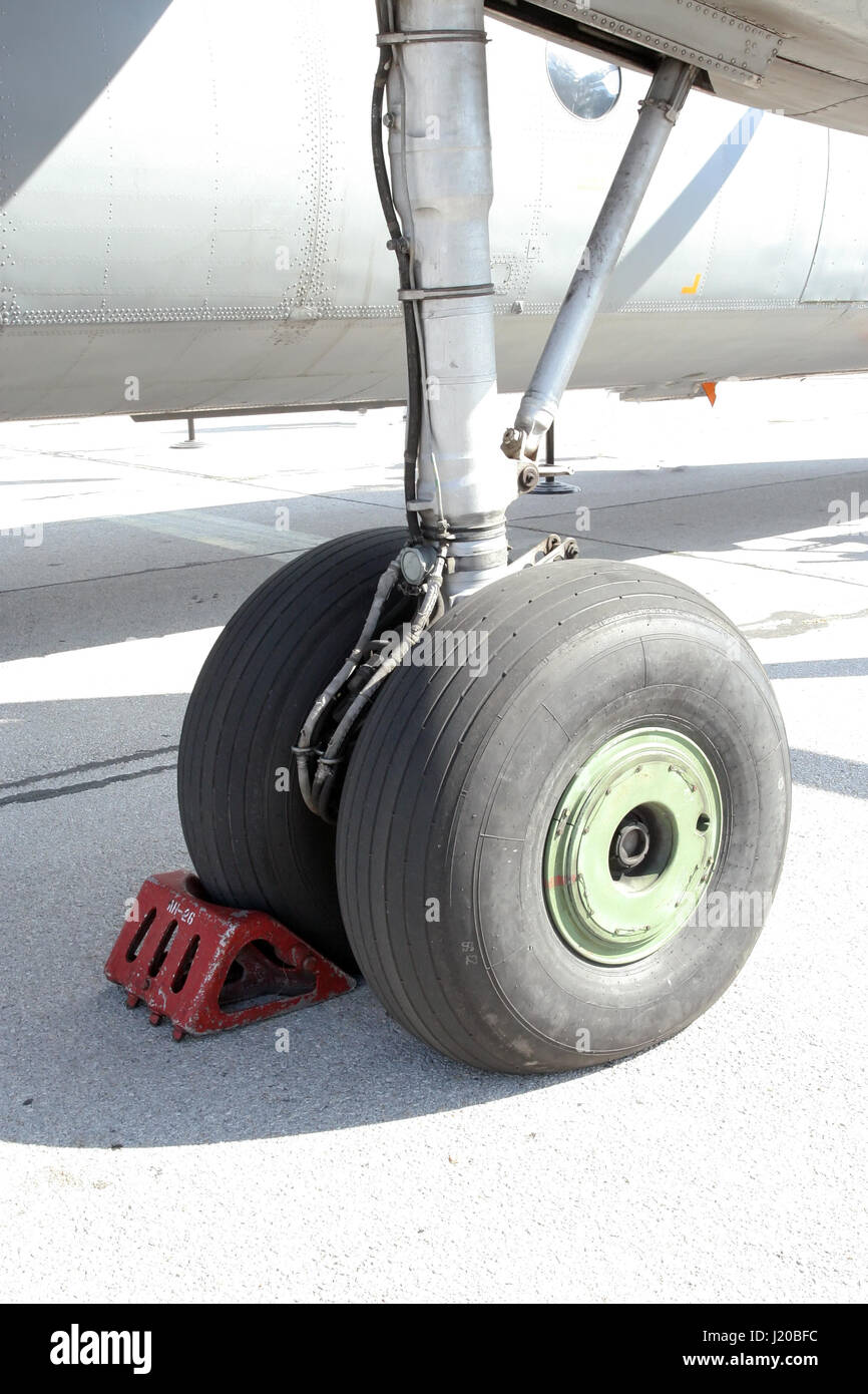 Inside military transport aircraft hi-res stock photography and images ...