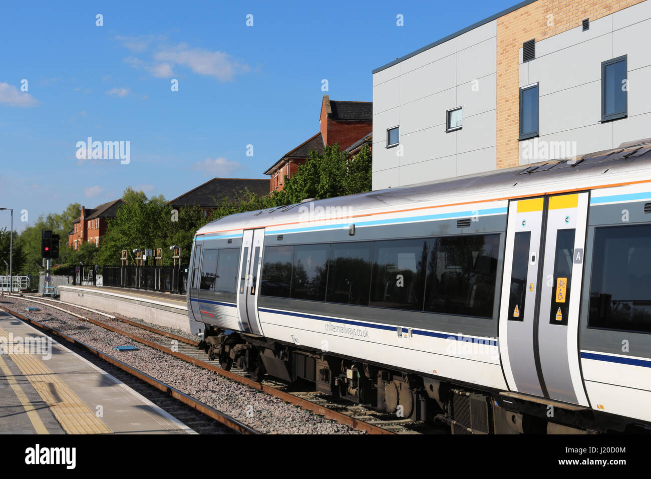 Chiltern Railways liveried class 168 turbostar diesel multiple unit ...