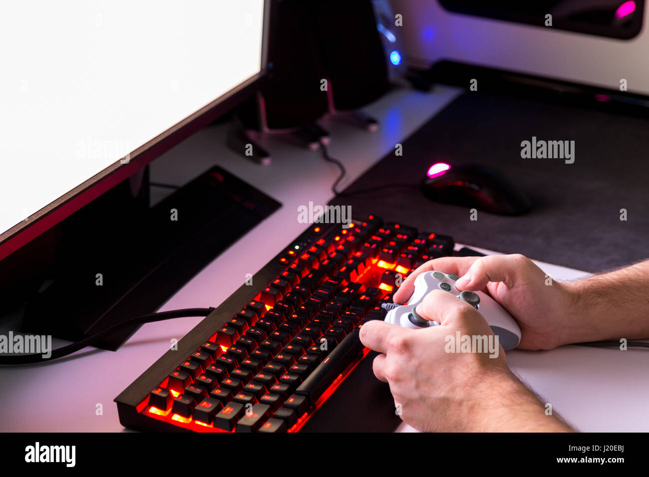 Desktop computer display gear hi-res stock photography and images - Alamy