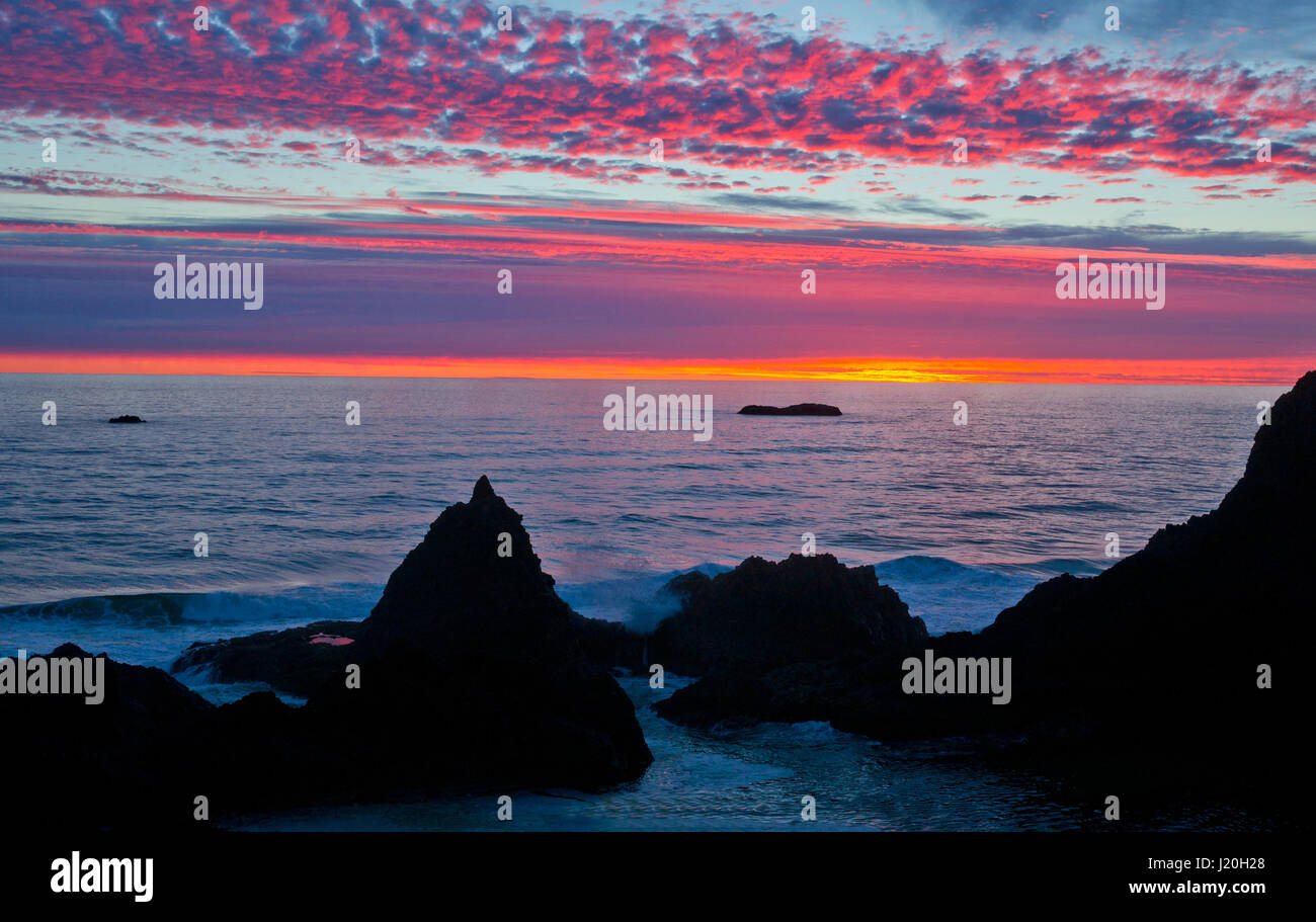 Pacific ocean sunset hi-res stock photography and images - Alamy