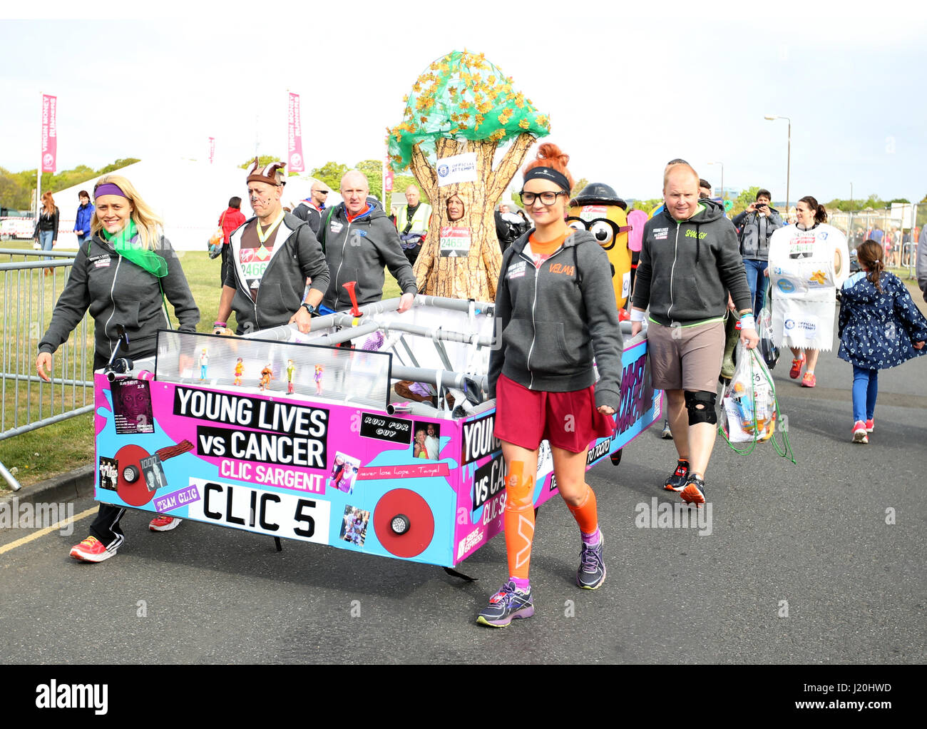 Head start hi-res stock photography and images - Alamy