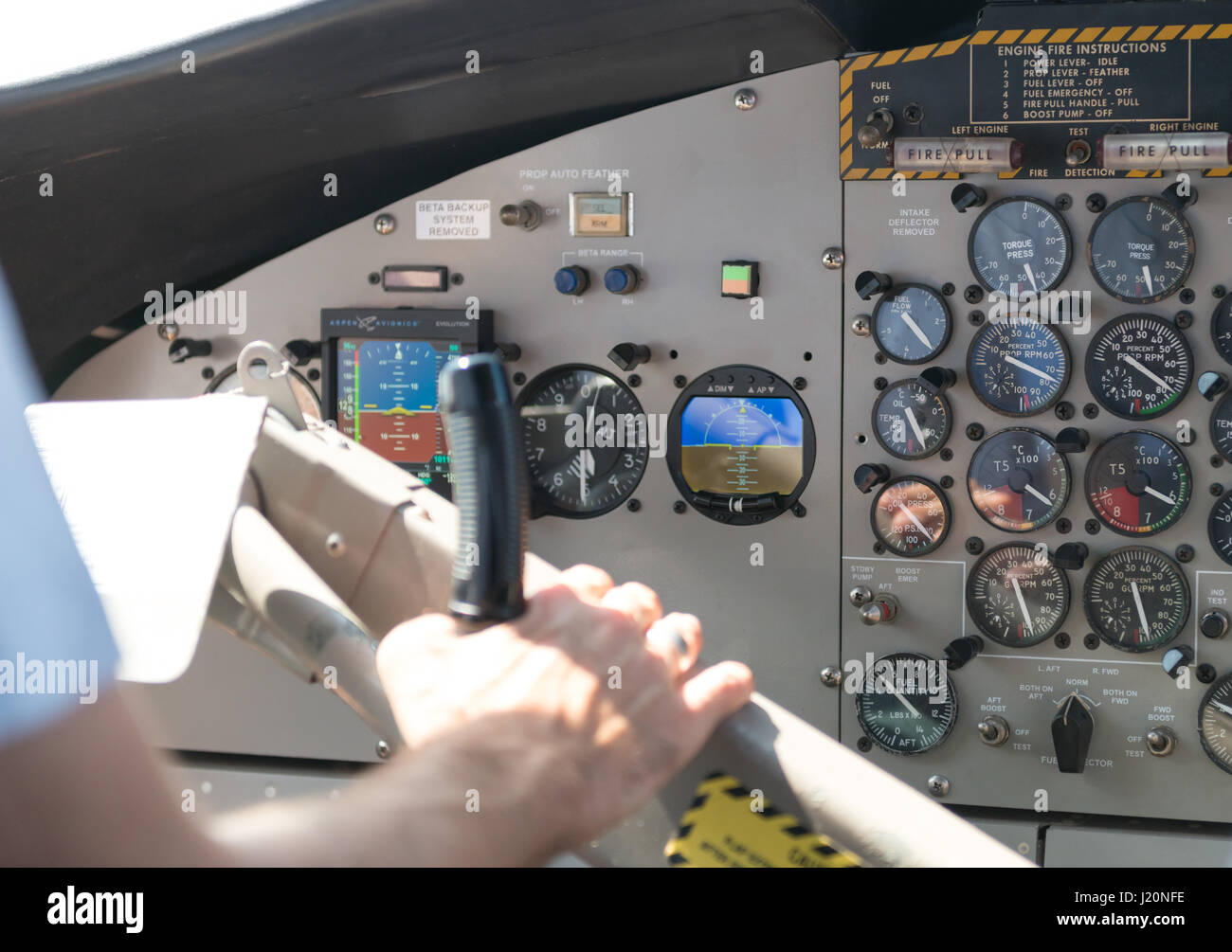 Vintage plane cockpit dials hi-res stock photography and images - Alamy
