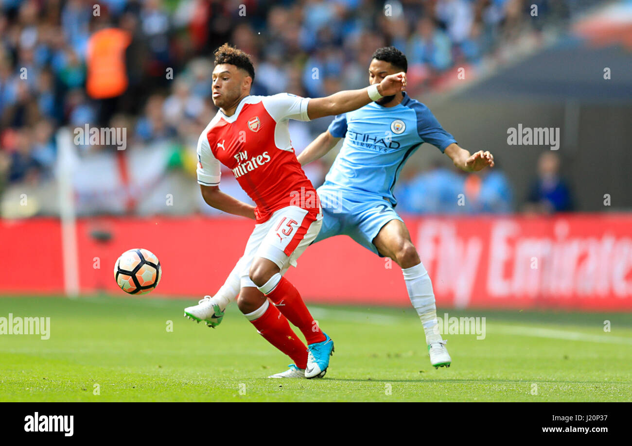 Arsenal's Alex Oxlade-Chamberlain (left) and Manchester City's Gael ...